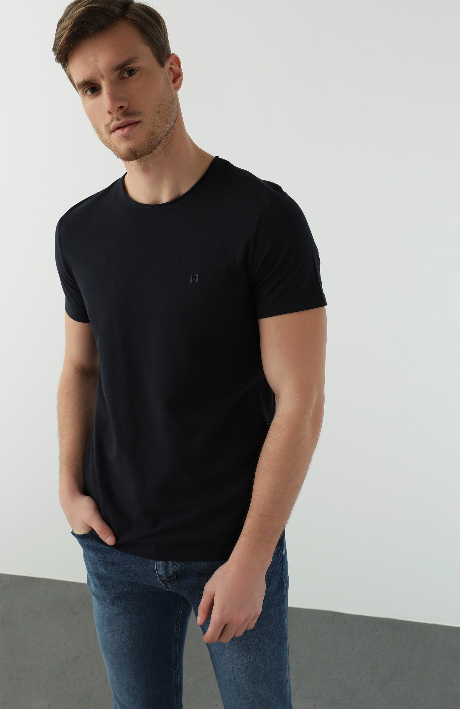 Slim Fit Siyah T-shirt