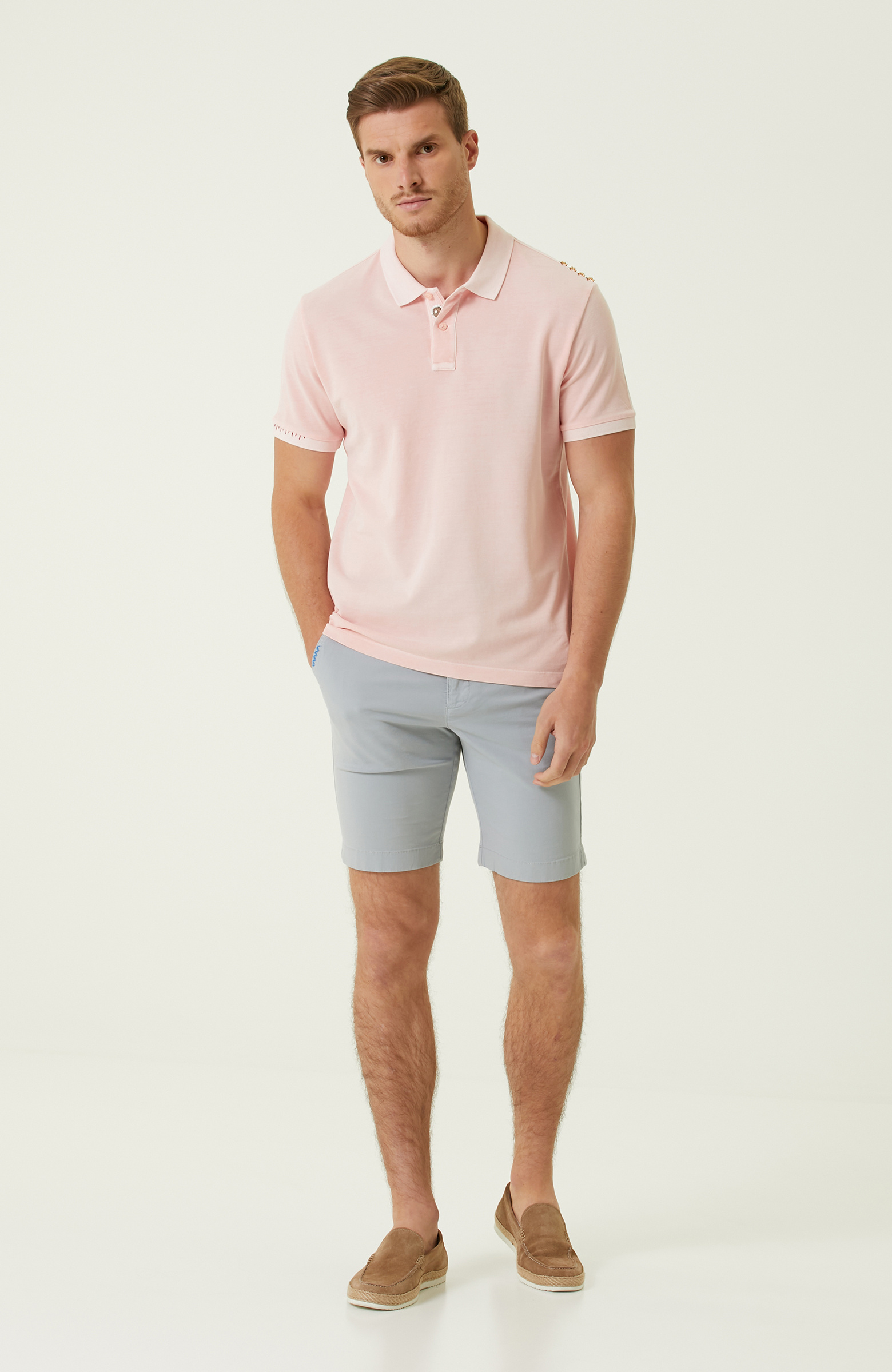 Slim Fit Mavi Nakış Detaylı Şort