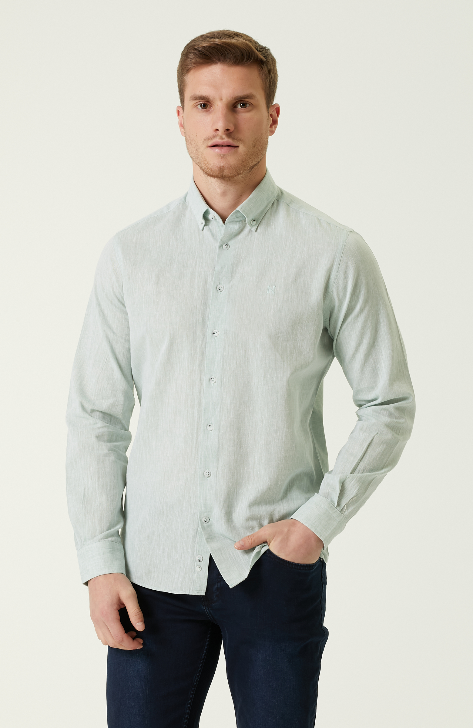 Slim Fit Düğmeli Yaka Keten Dokulu Gömlek Slim Fit Düğmeli Yaka Keten Dokulu Gömlek