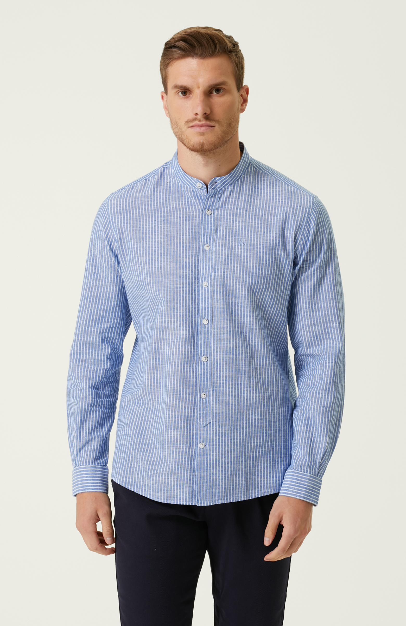 Slim Fit Mavi Beyaz Hakim Yaka Çizgili Gömlek Slim Fit Mavi Beyaz Hakim Yaka Çizgili Gömlek