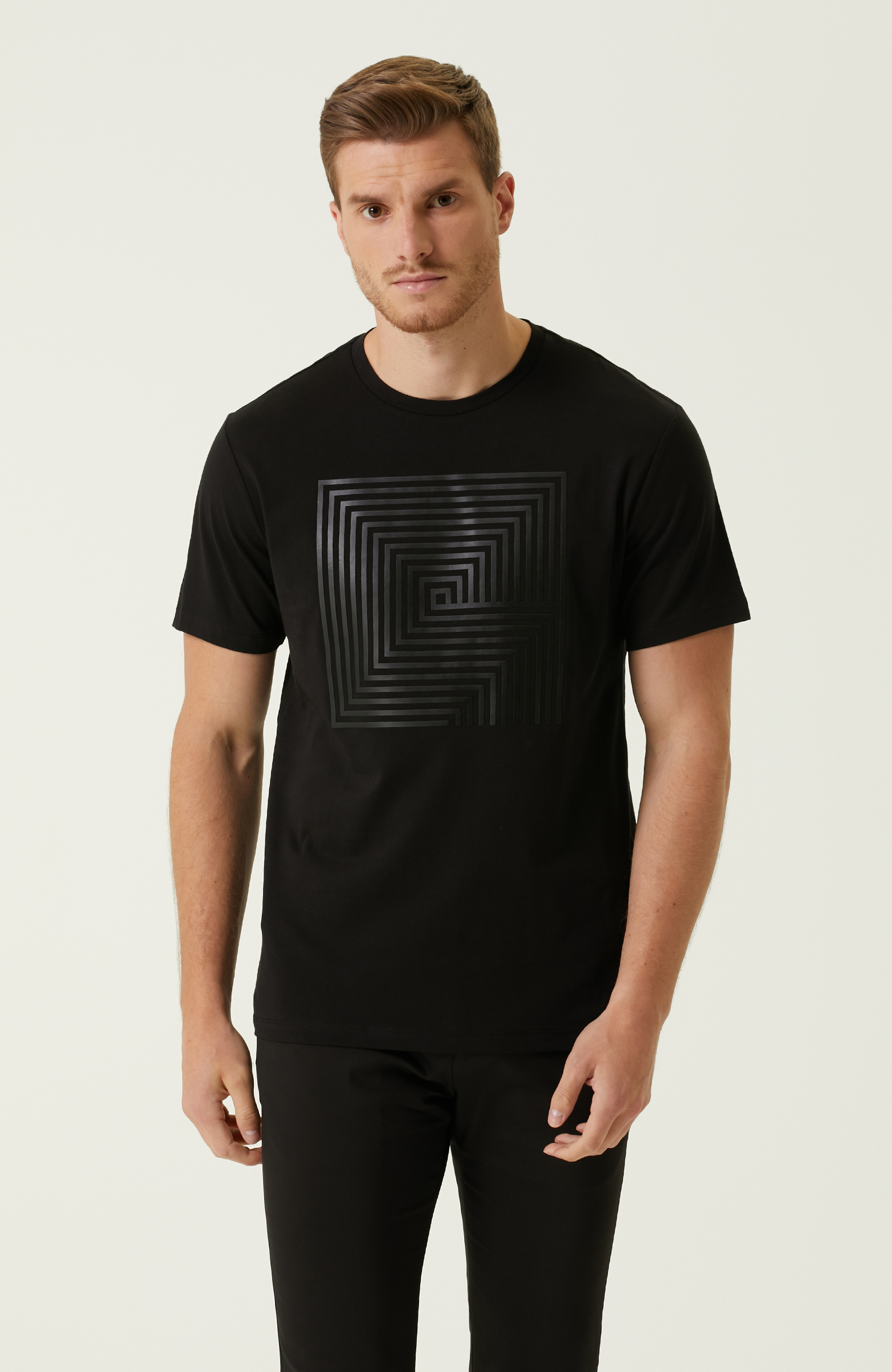 Slim Fit Siyah Baskılı Basic T-shirt Slim Fit Siyah Baskılı Basic T-shirt
