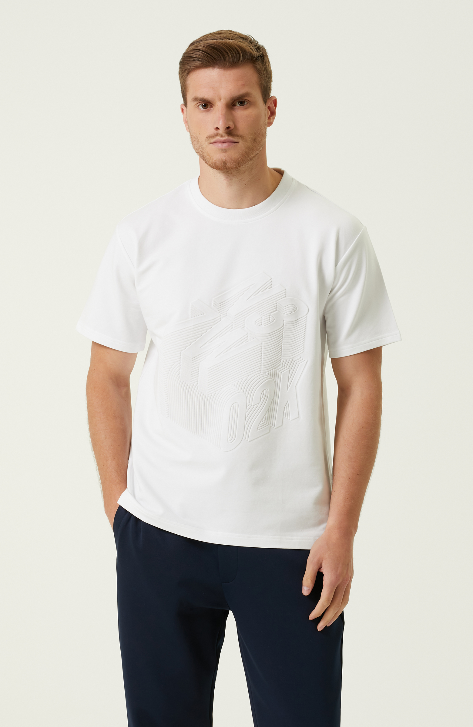 Relax Fit Beyaz Bisiklet Yaka Baskılı T-shirt