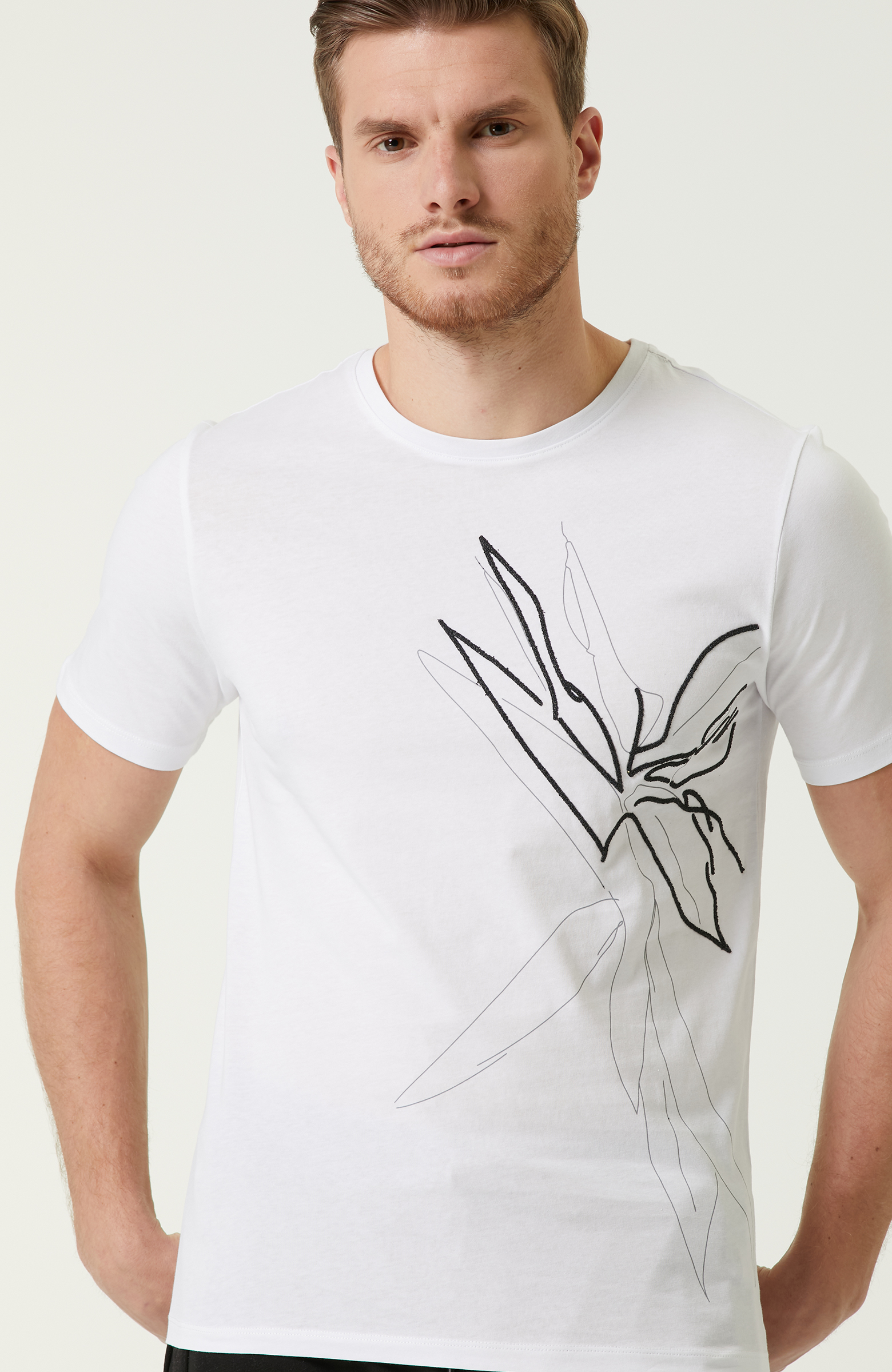 Slim Fit Beyaz Baskılı Basic T-shirt Slim Fit Beyaz Baskılı Basic T-shirt