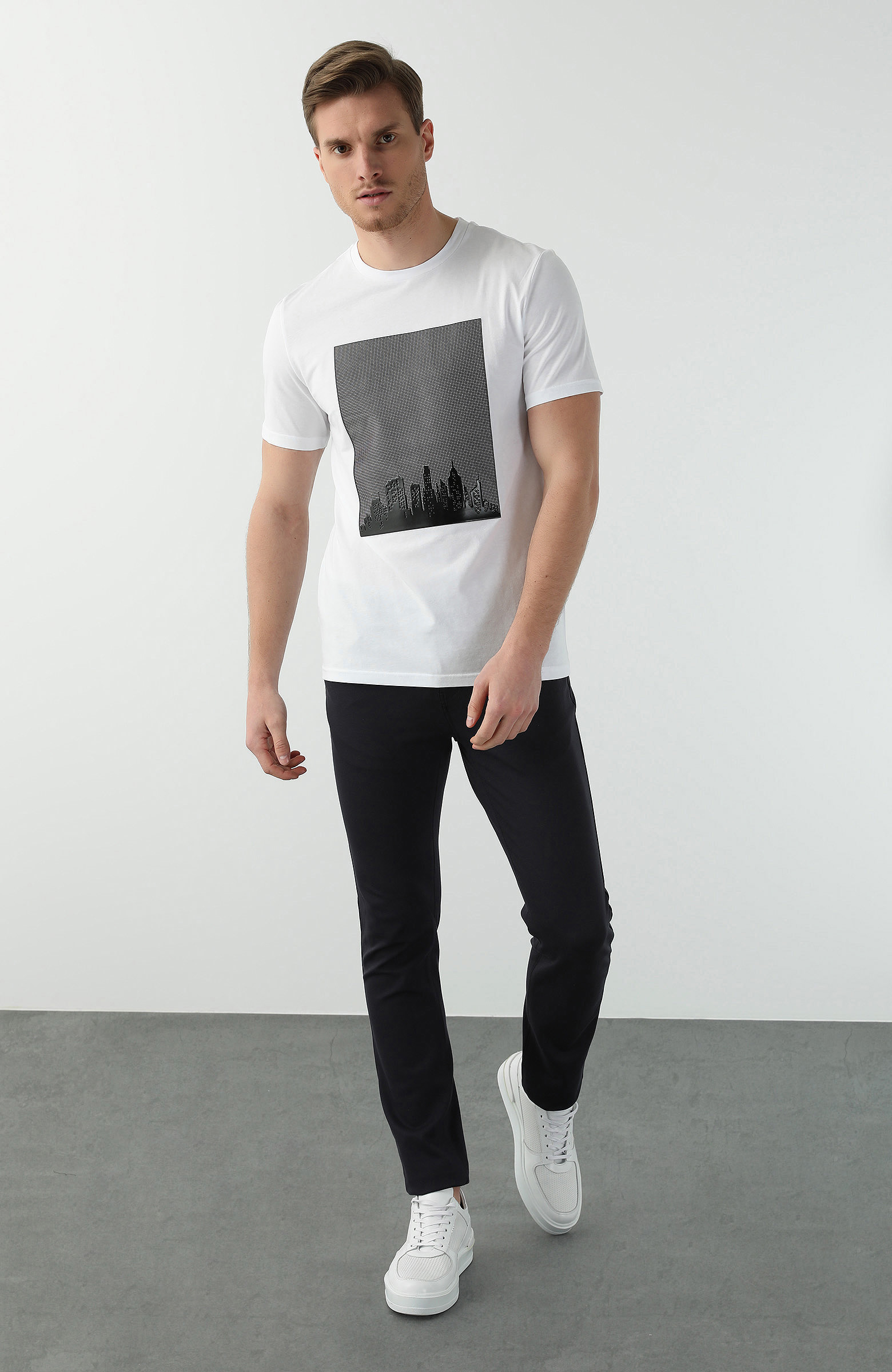 Slim Fit Beyaz Baskılı T-shirt Slim Fit Beyaz Baskılı T-shirt