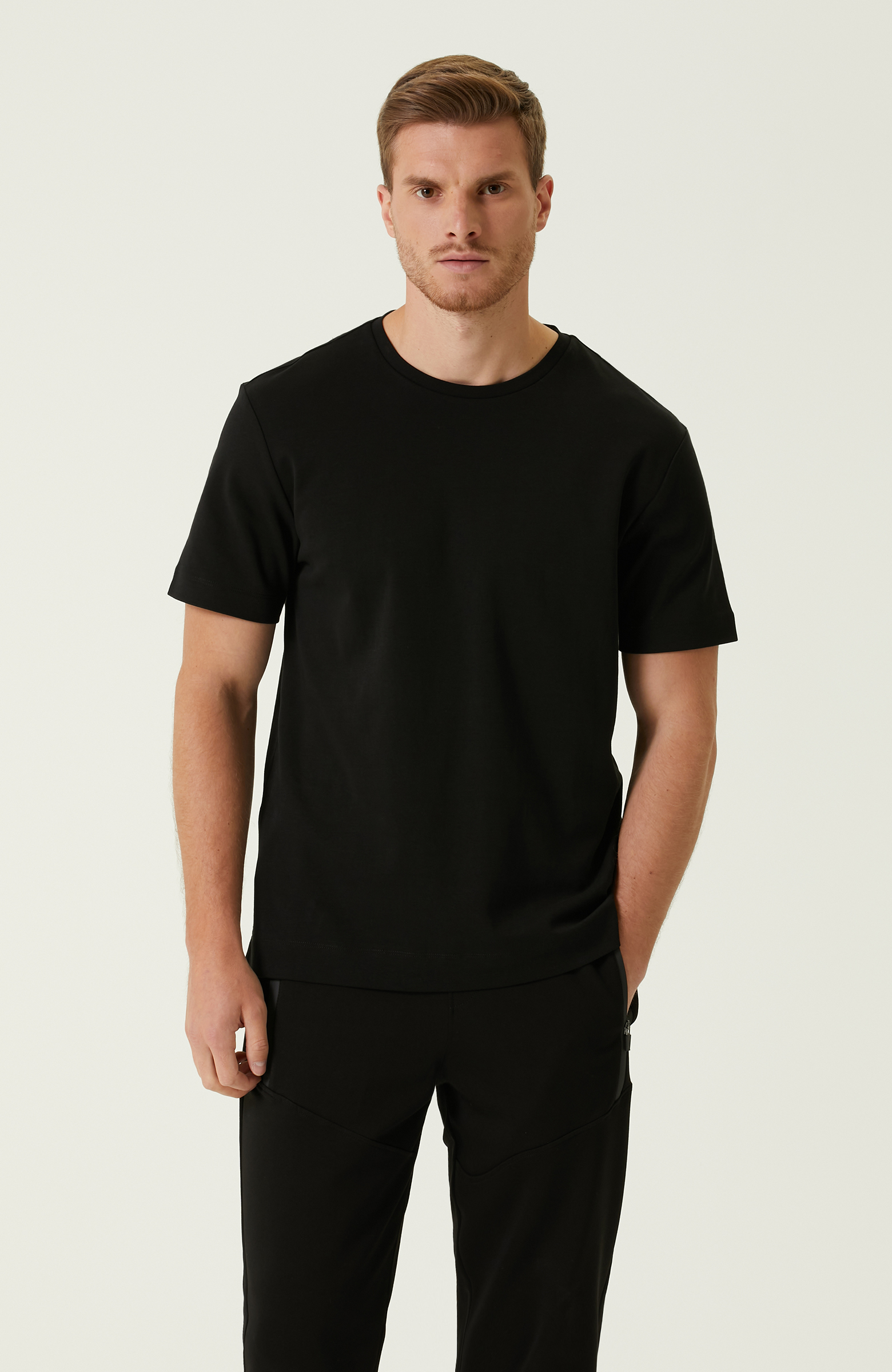 Comfort Fit Siyah Bisiklet Yaka Basic T-shirt