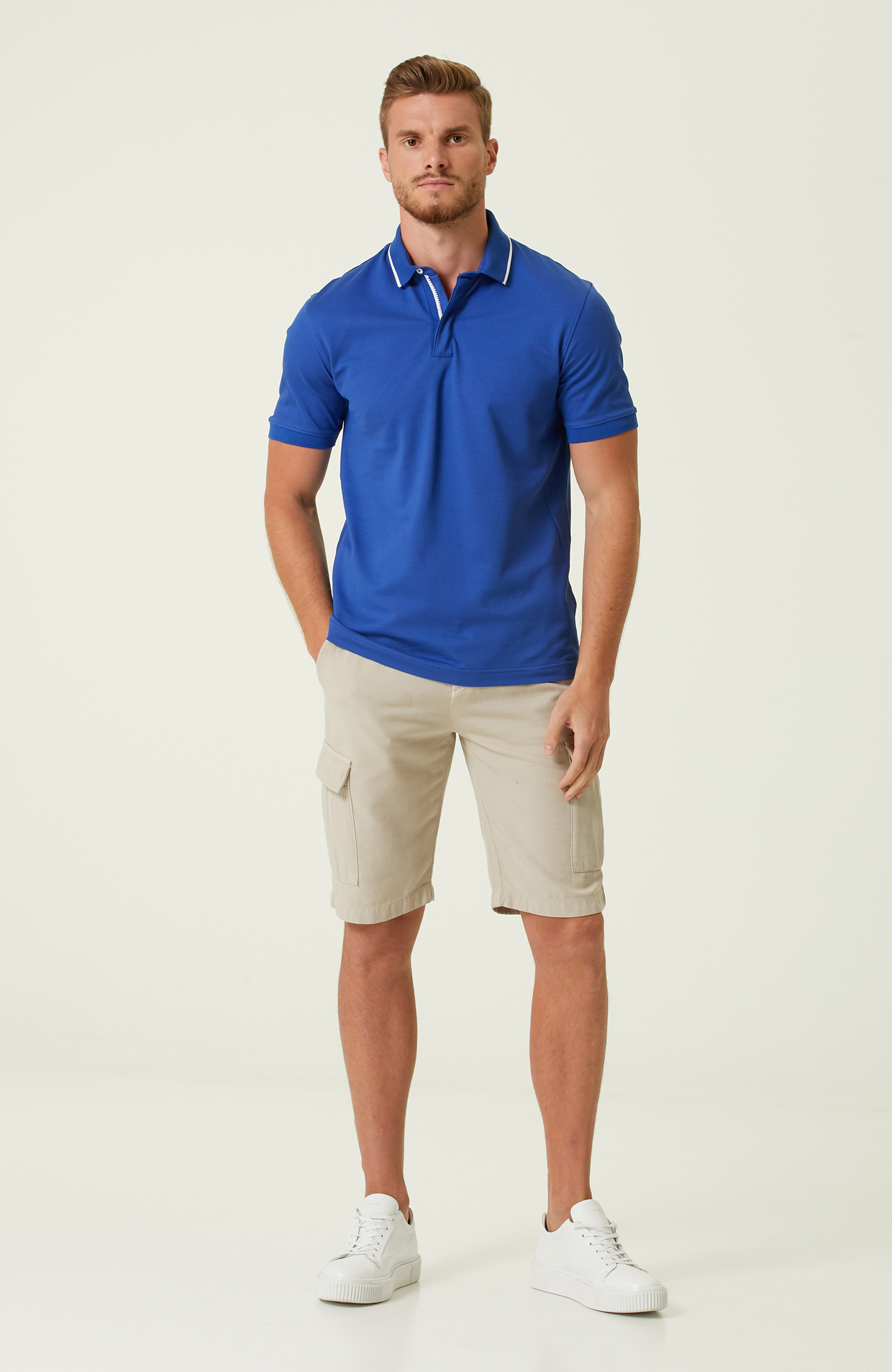 Bej Cep Detaylı Şort