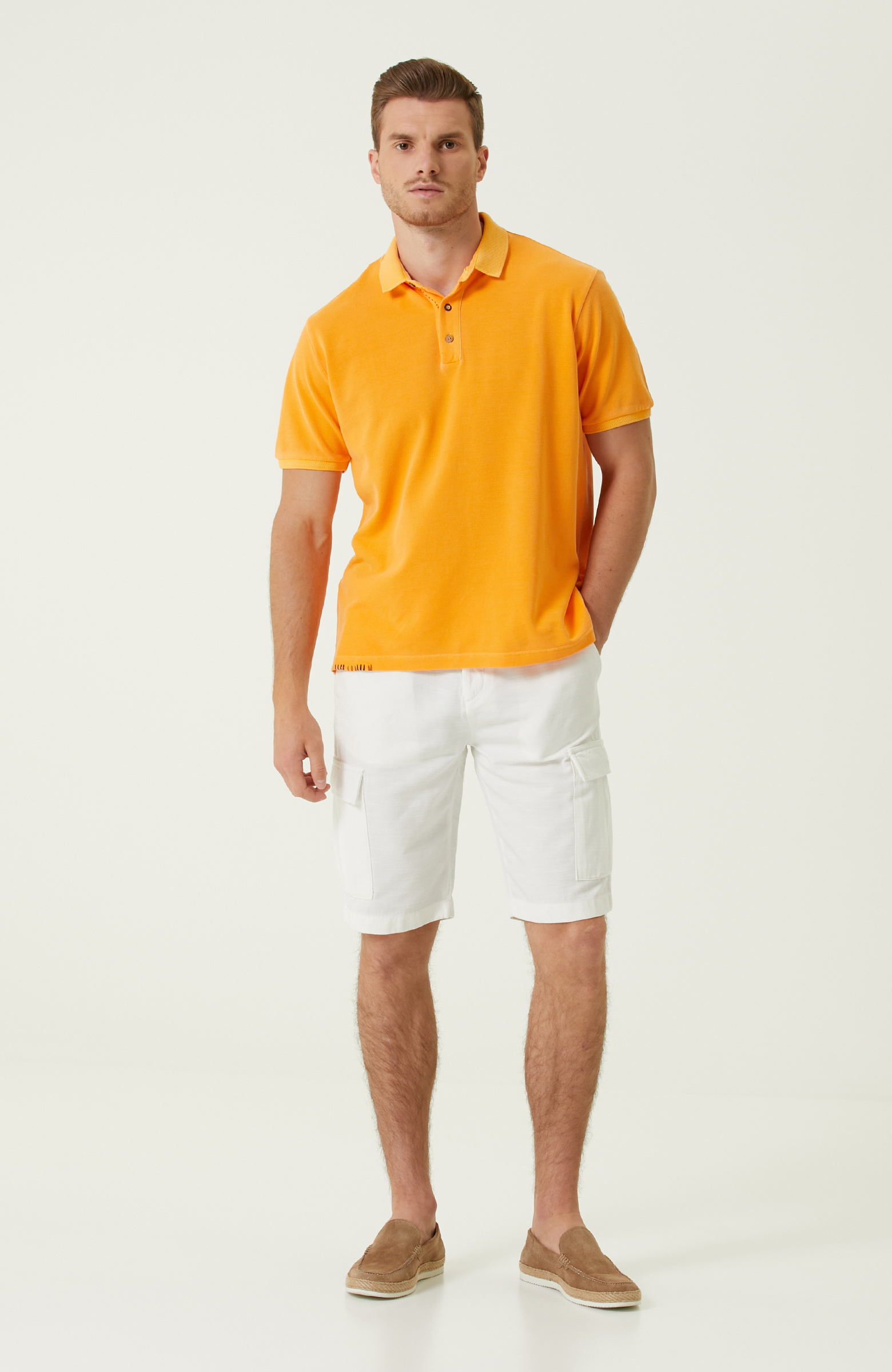 Comfort Fit Beyaz Cep Detaylı Şort