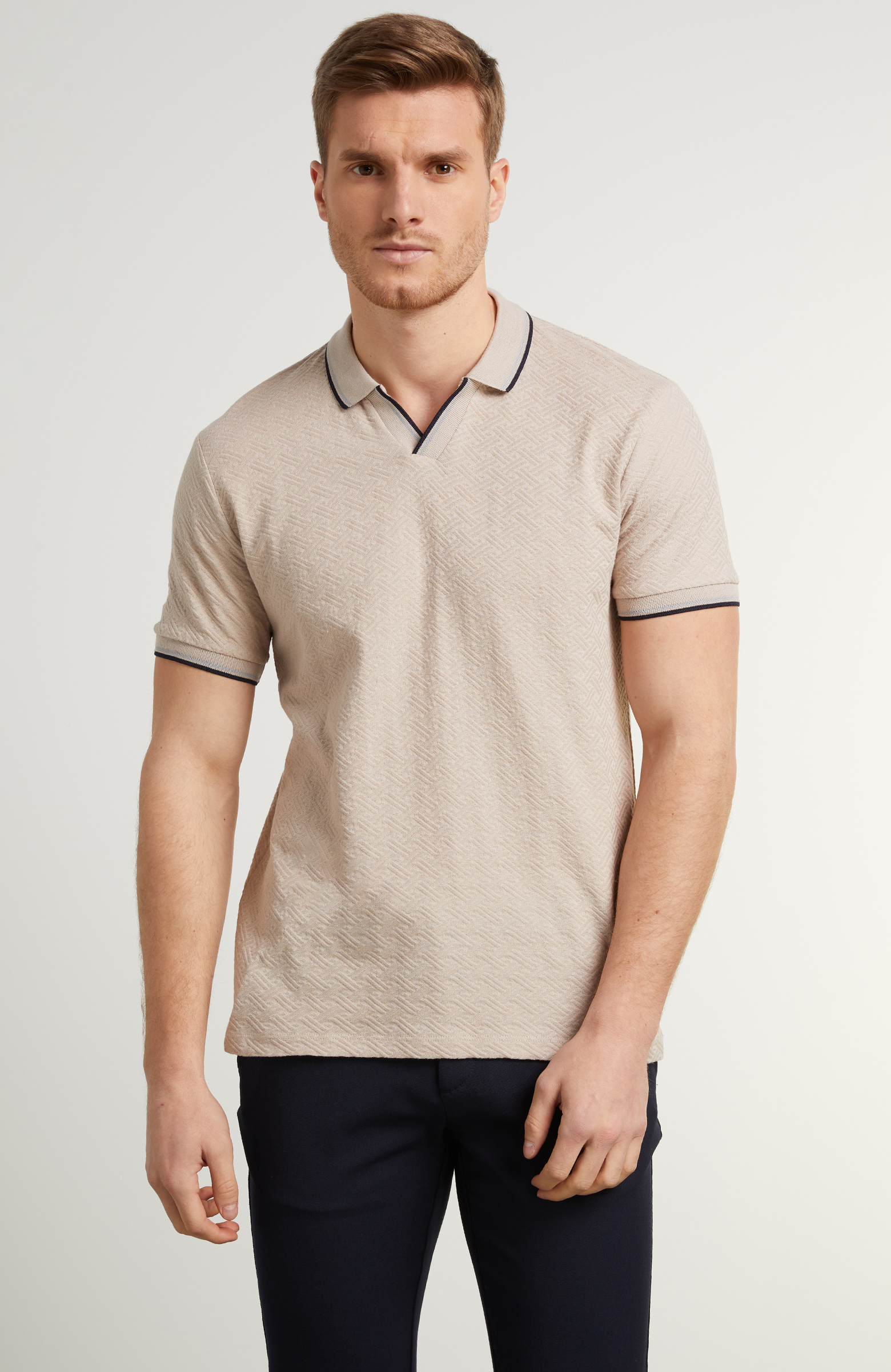Slim Fit Bej Jakarlı T-shirt Slim Fit Bej Jakarlı T-shirt