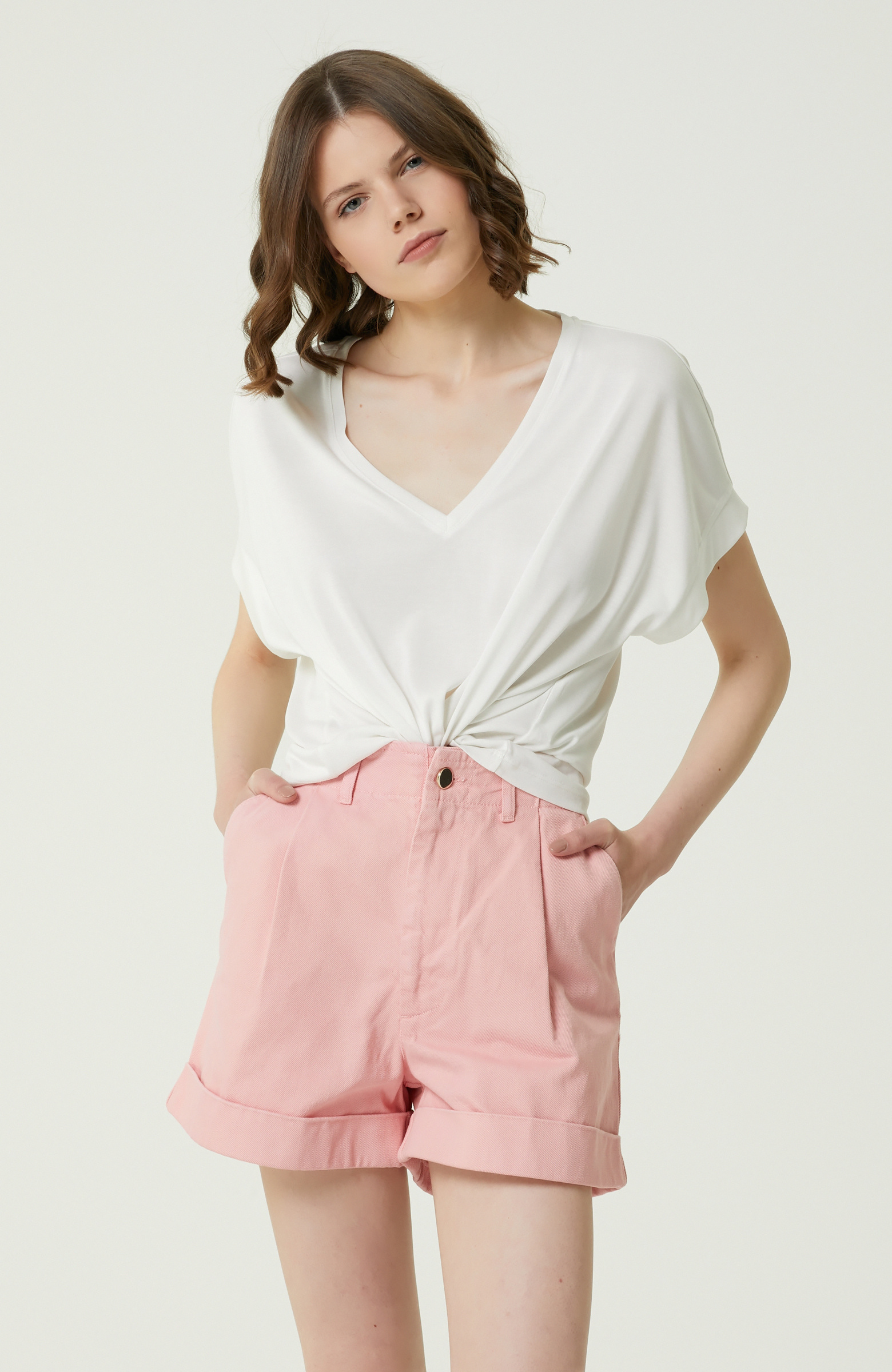 Basic Fit Beyaz V Yaka T-shirt