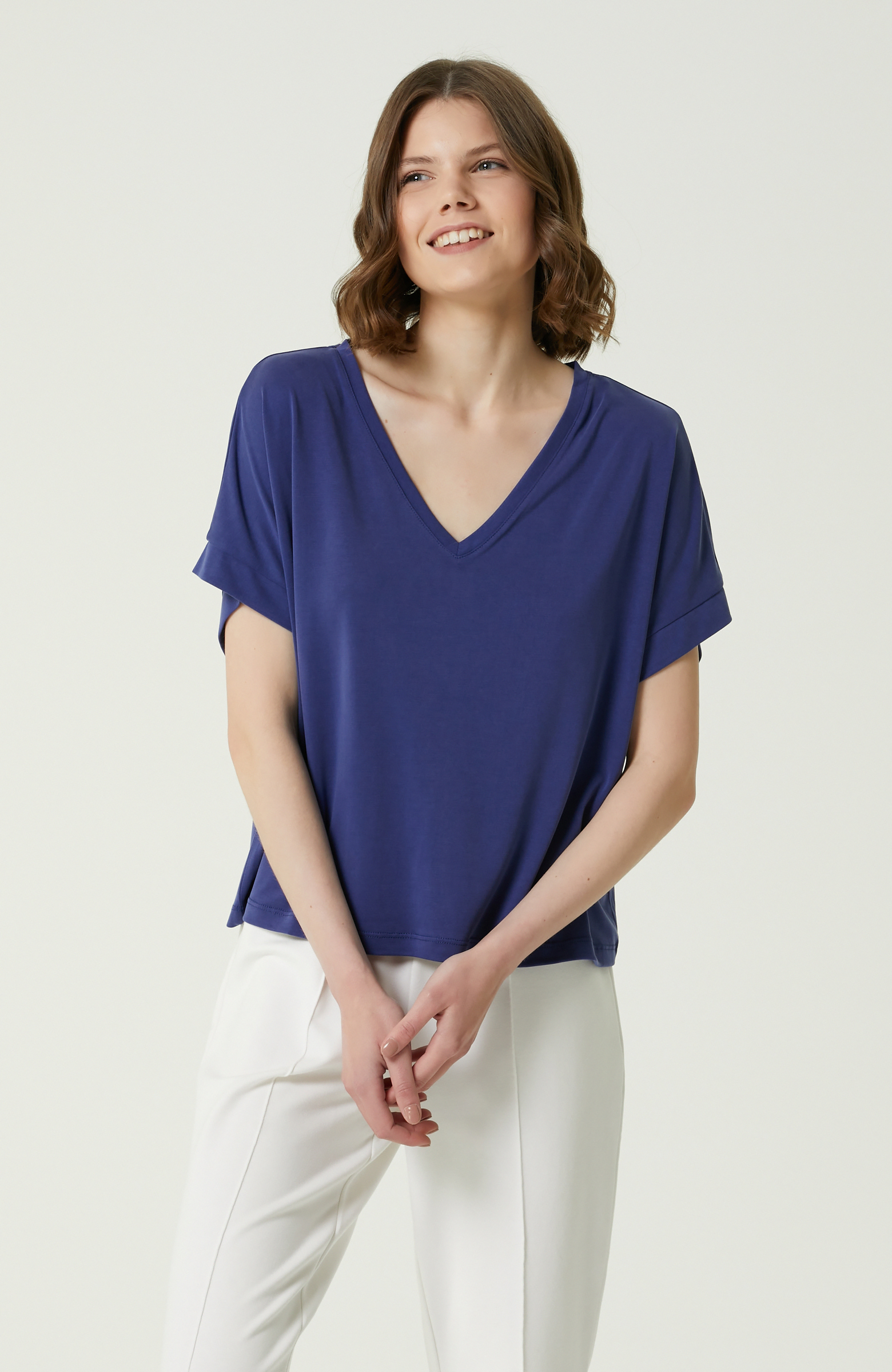 Basic Fit Lacivert V Yaka T-shirt Basic Fit Lacivert V Yaka T-shirt