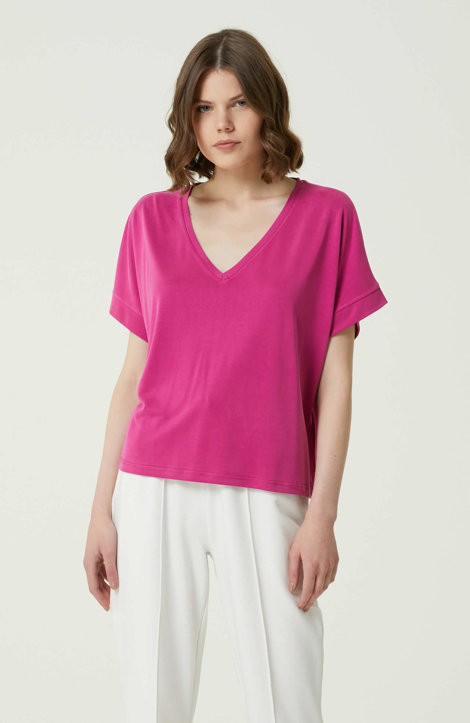Basic Fit Fuşya V Yaka T-shirt Basic Fit Fuşya V Yaka T-shirt