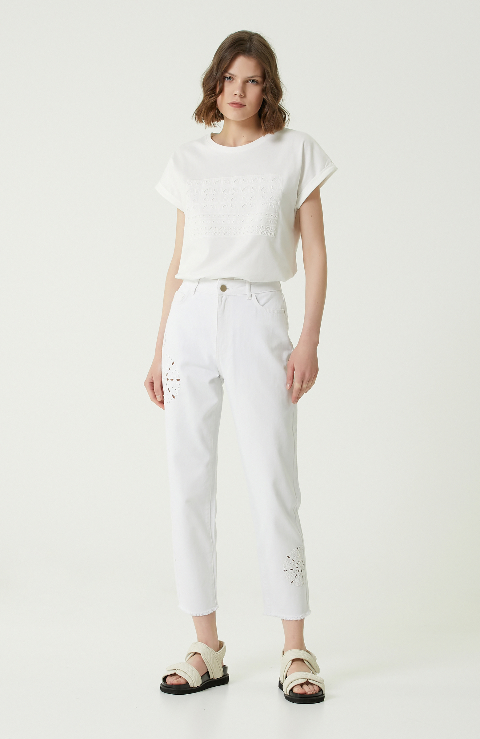 Beyaz Nakışlı Crop Jean Pantolon