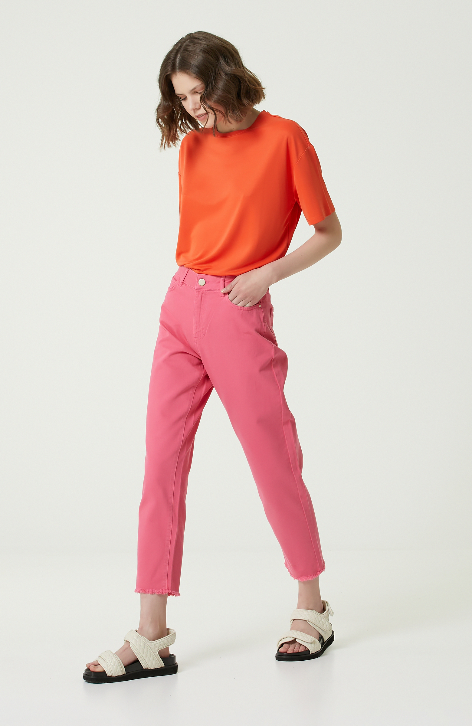 Pembe Püsküllü Crop Jean Pantolon Pembe Püsküllü Crop Jean Pantolon