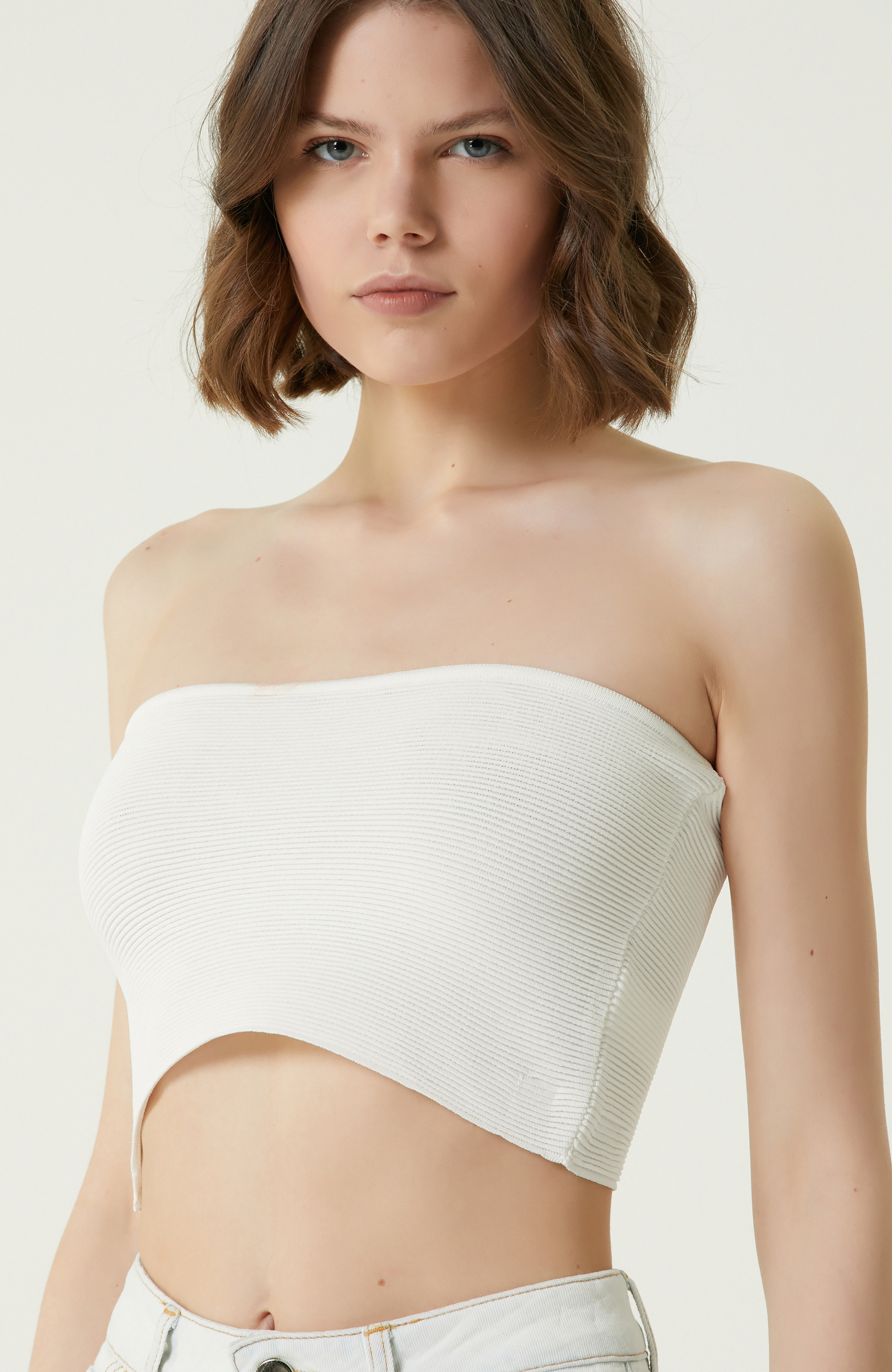 Slim Fit Beyaz Straplez Triko