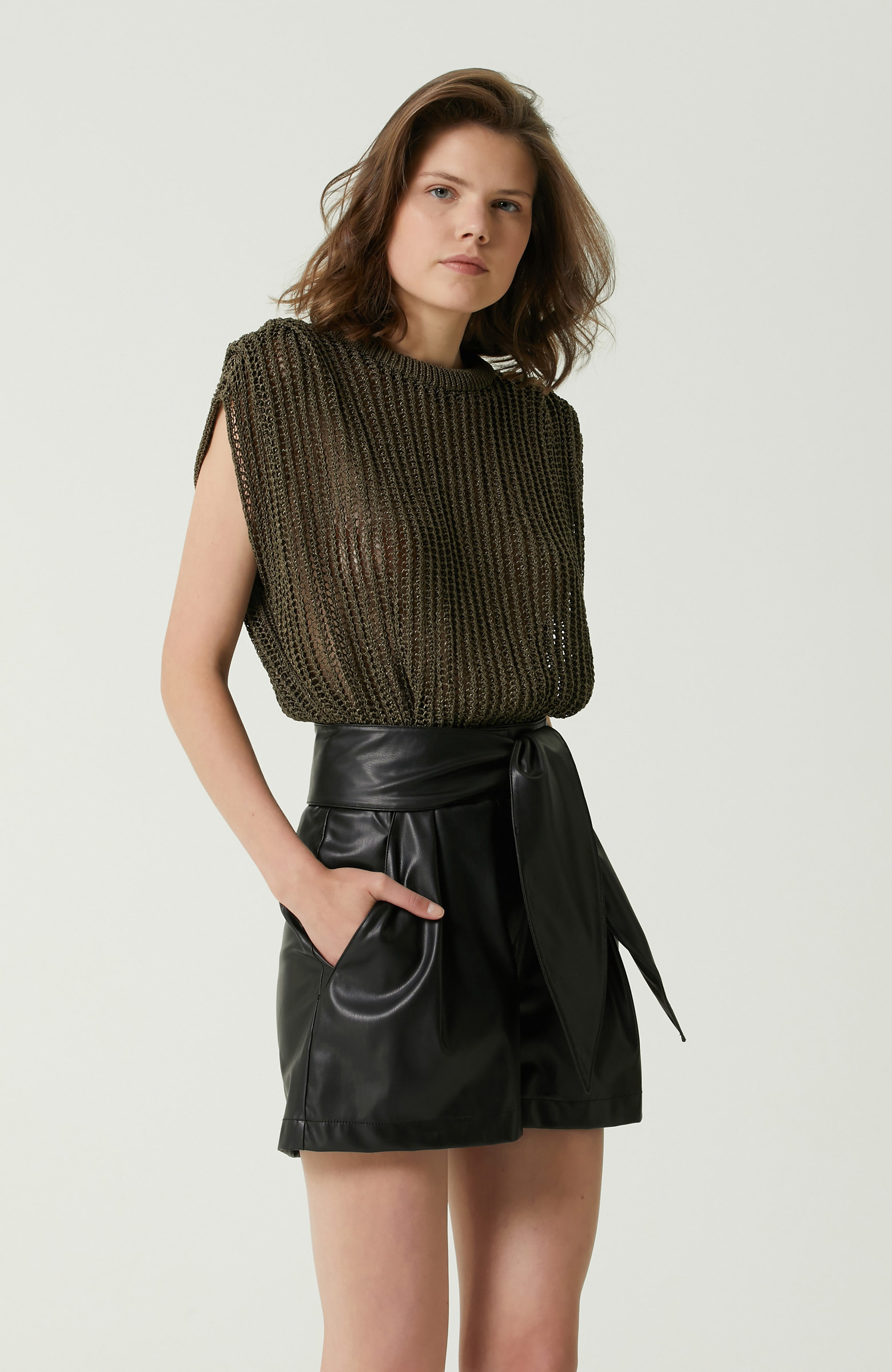 Basic Fit Haki Bisiklet Yaka Çizgi Dokulu Kazak Basic Fit Haki Bisiklet Yaka Çizgi Dokulu Kazak