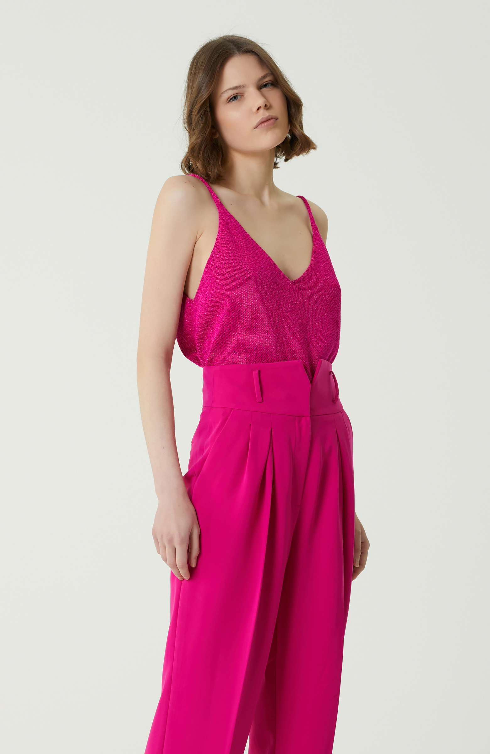 Slim Fit Koyu Pembe V Yaka Askılı Triko Slim Fit Koyu Pembe V Yaka Askılı Triko