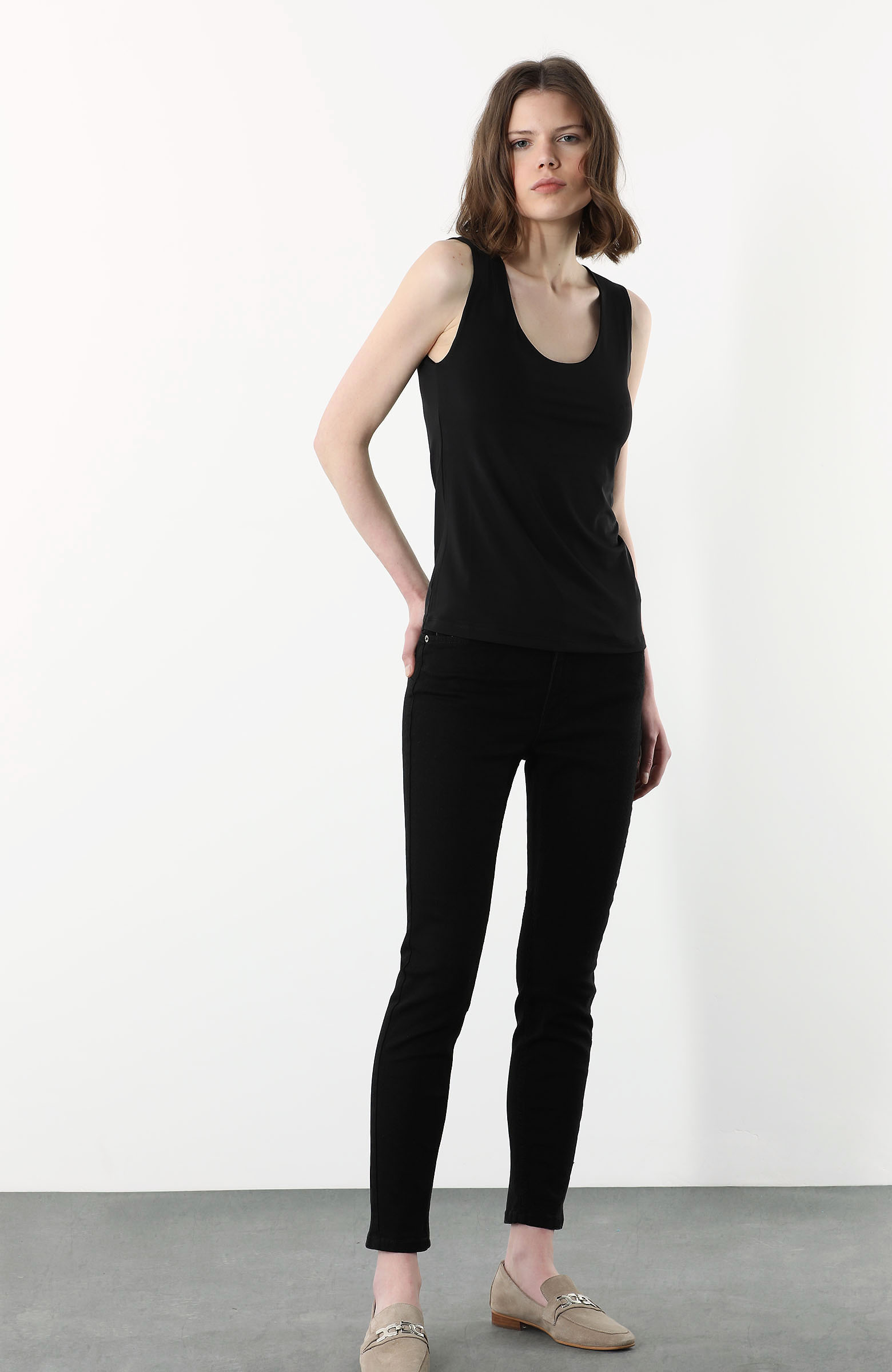 Siyah U Yaka T-shirt