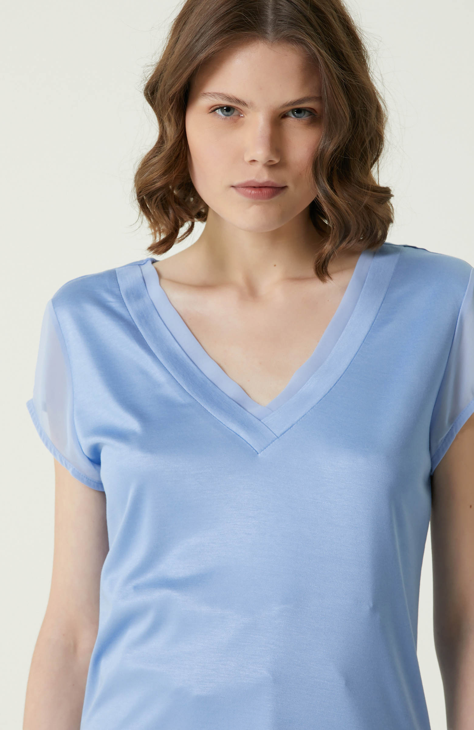 Slim Fit Mavi V Yaka Basic T-shirt