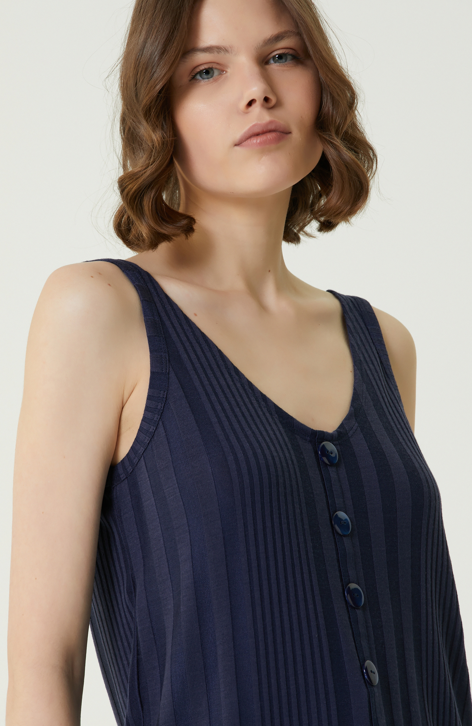 Lacivert V Yaka Kolsuz T-shirt