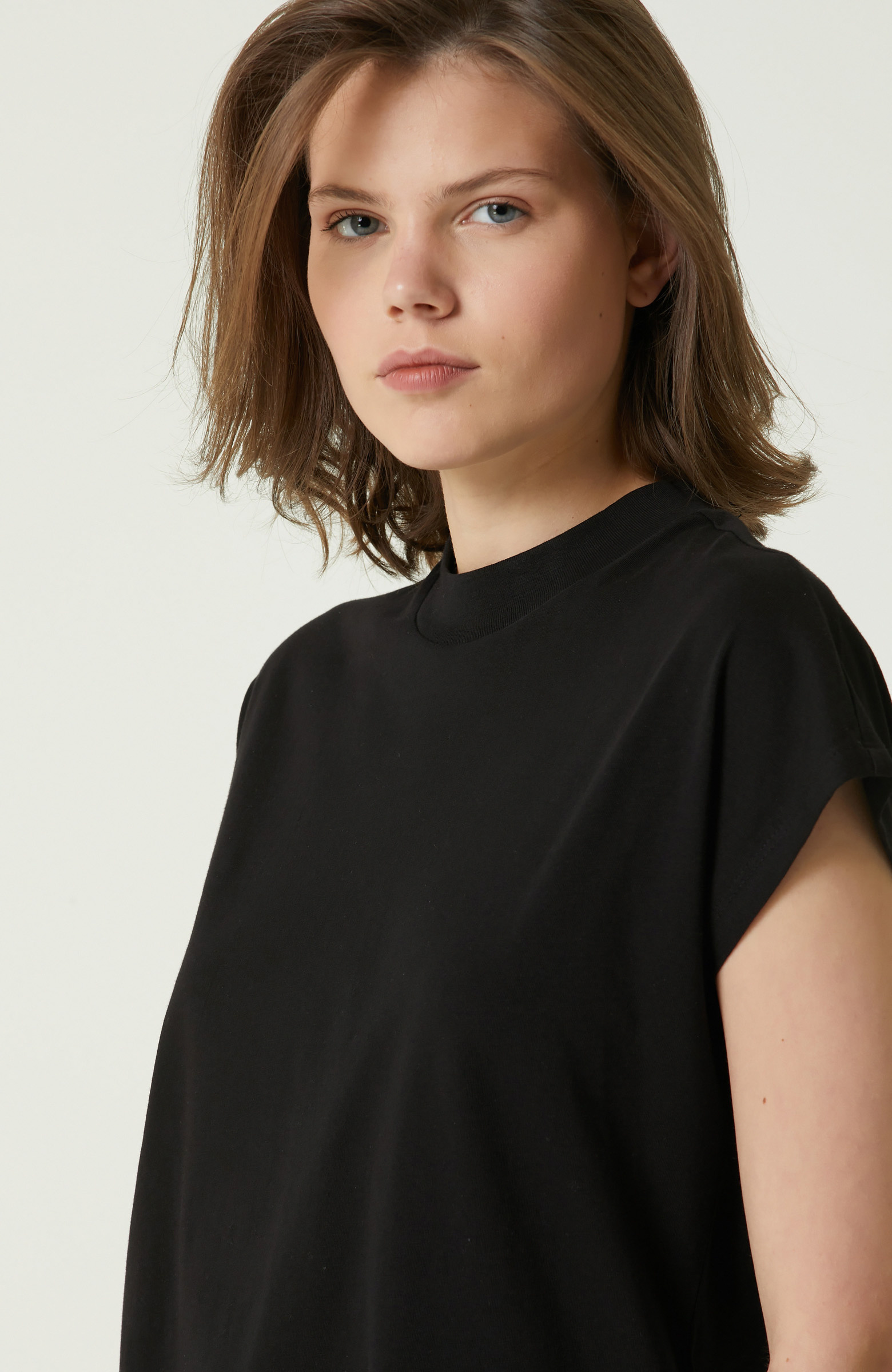 Basic Fit Siyah Dik Yaka T-shirt