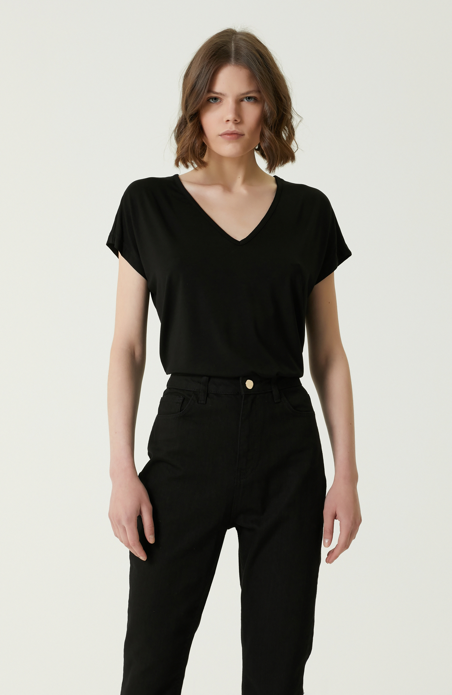 Basic Fit Siyah V Yaka T-shirt