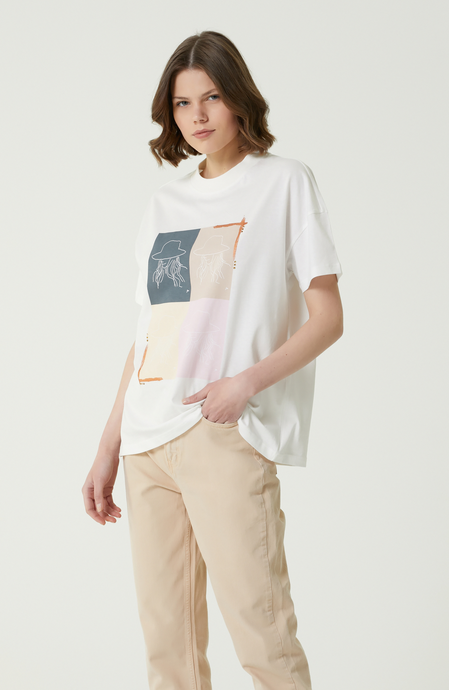 Basic Fit Beyaz Baskılı T-shirt Basic Fit Beyaz Baskılı T-shirt