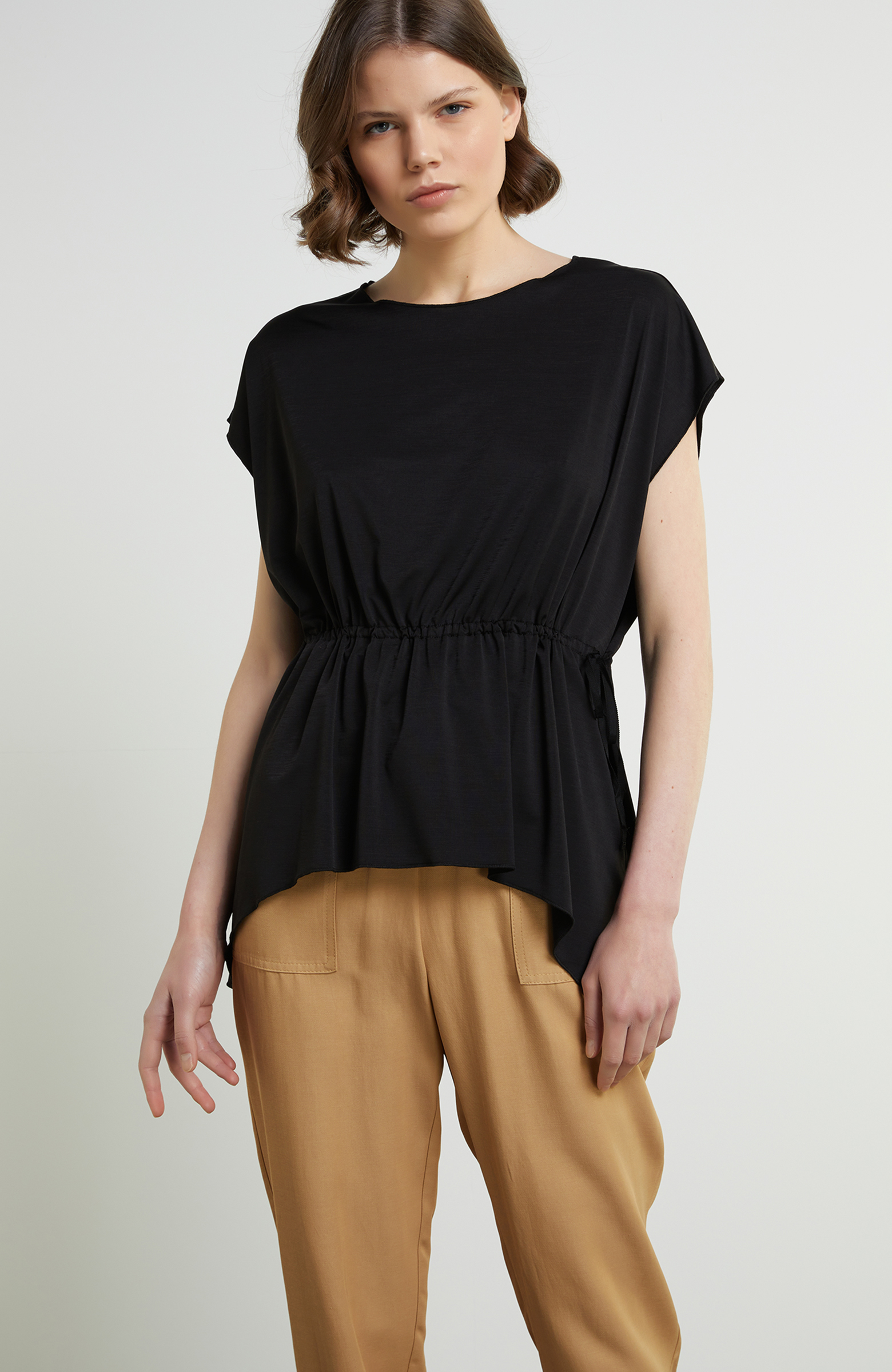 Siyah Beli Büzgülü T-shirt