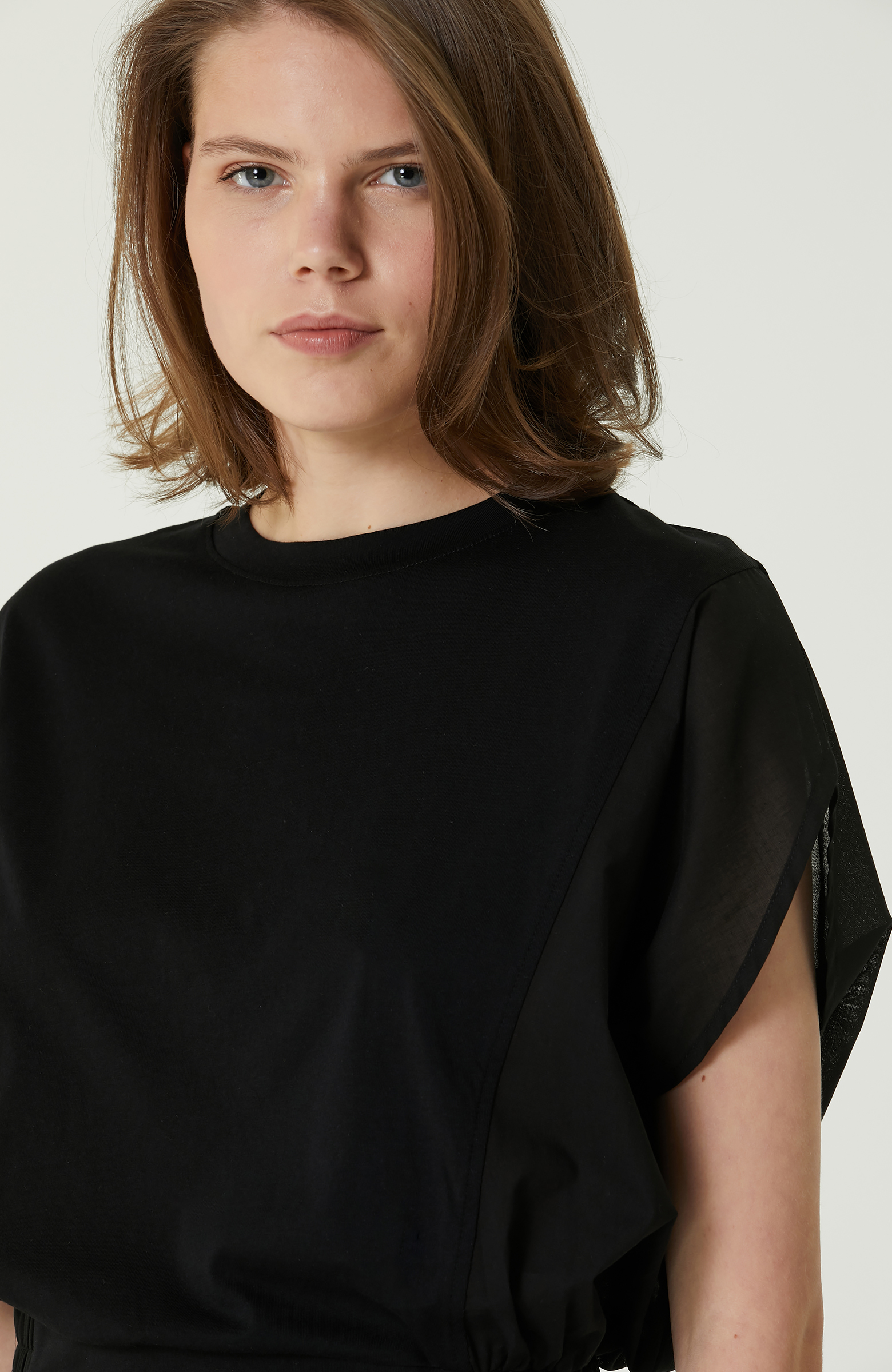 Siyah Beli Lastikli T-shirt