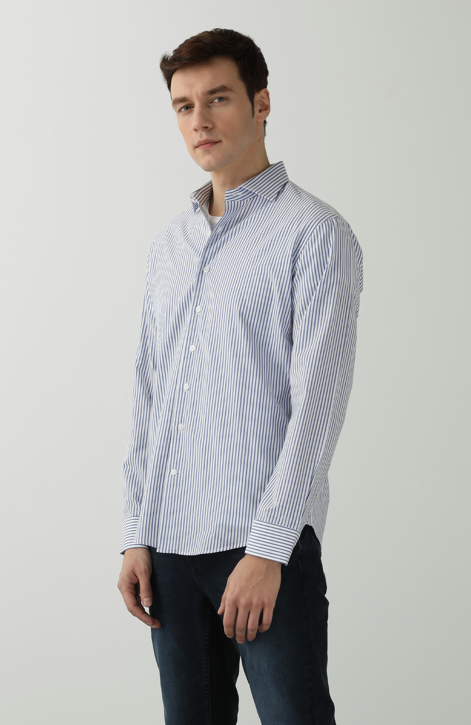 Slim Fit Yarı İtalyan Yaka Çizgi Desenli Gömlek Slim Fit Yarı İtalyan Yaka Çizgi Desenli Gömlek