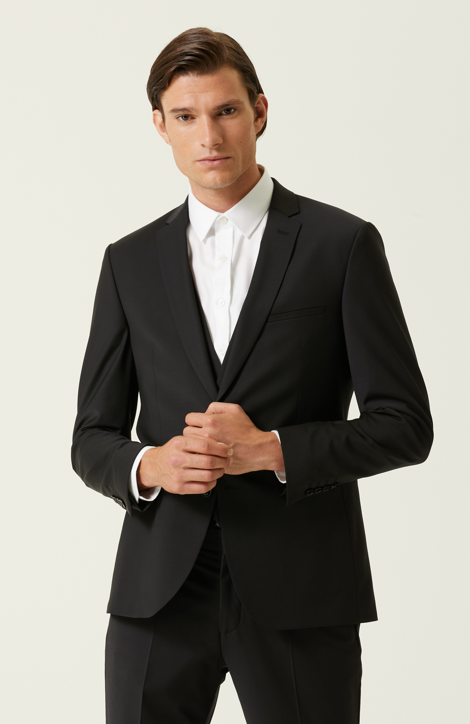 Siyah Yelekli Yün Takım Elbise