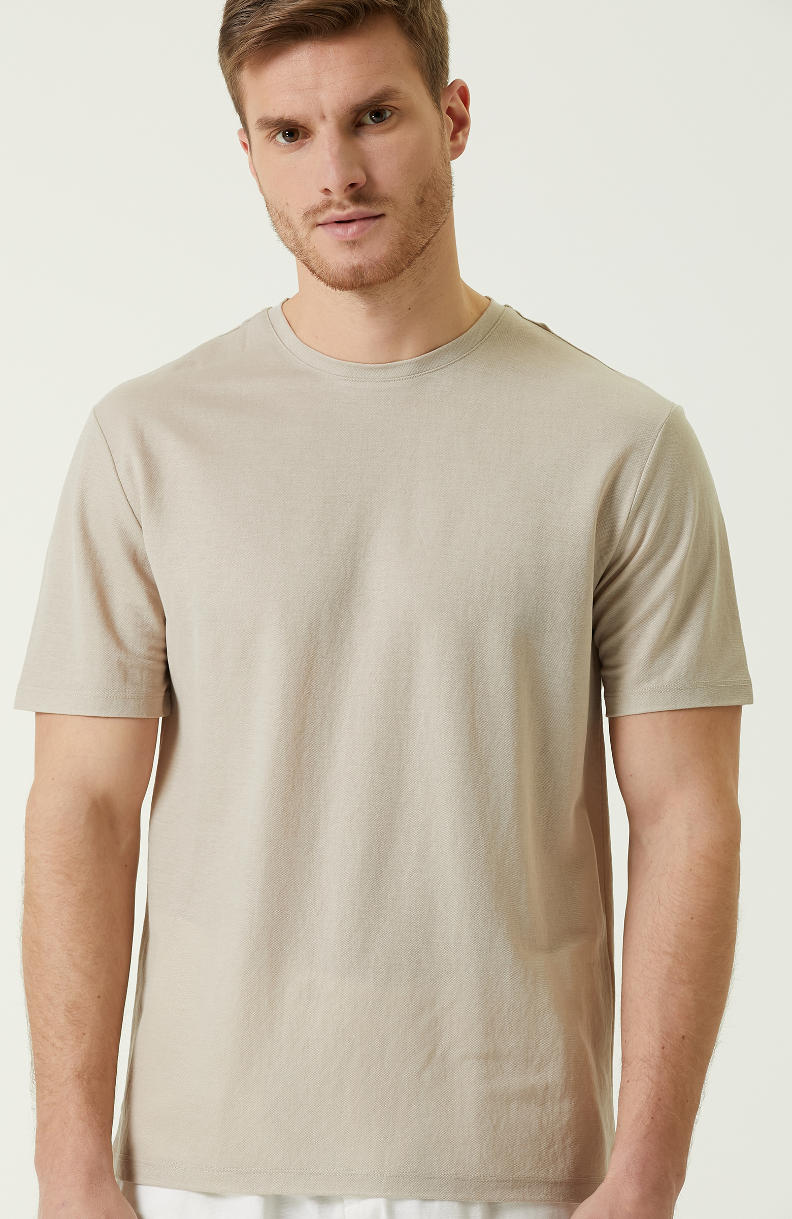 Comfort Fit Bej Bisiklet Yaka Basic T-shirt