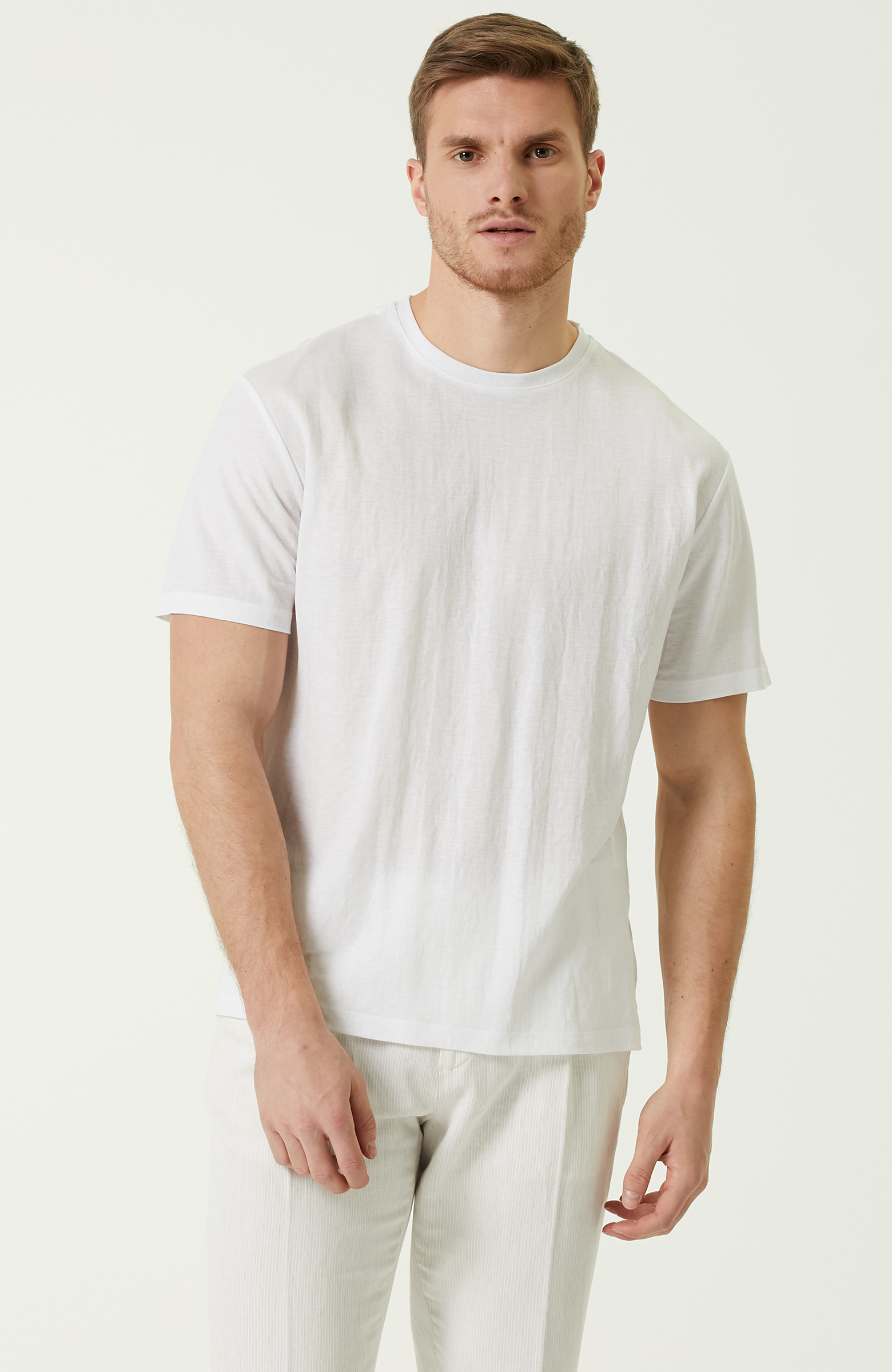 Comfort Fit Beyaz Bisiklet Yaka Basic T-shirt Comfort Fit Beyaz Bisiklet Yaka Basic T-shirt