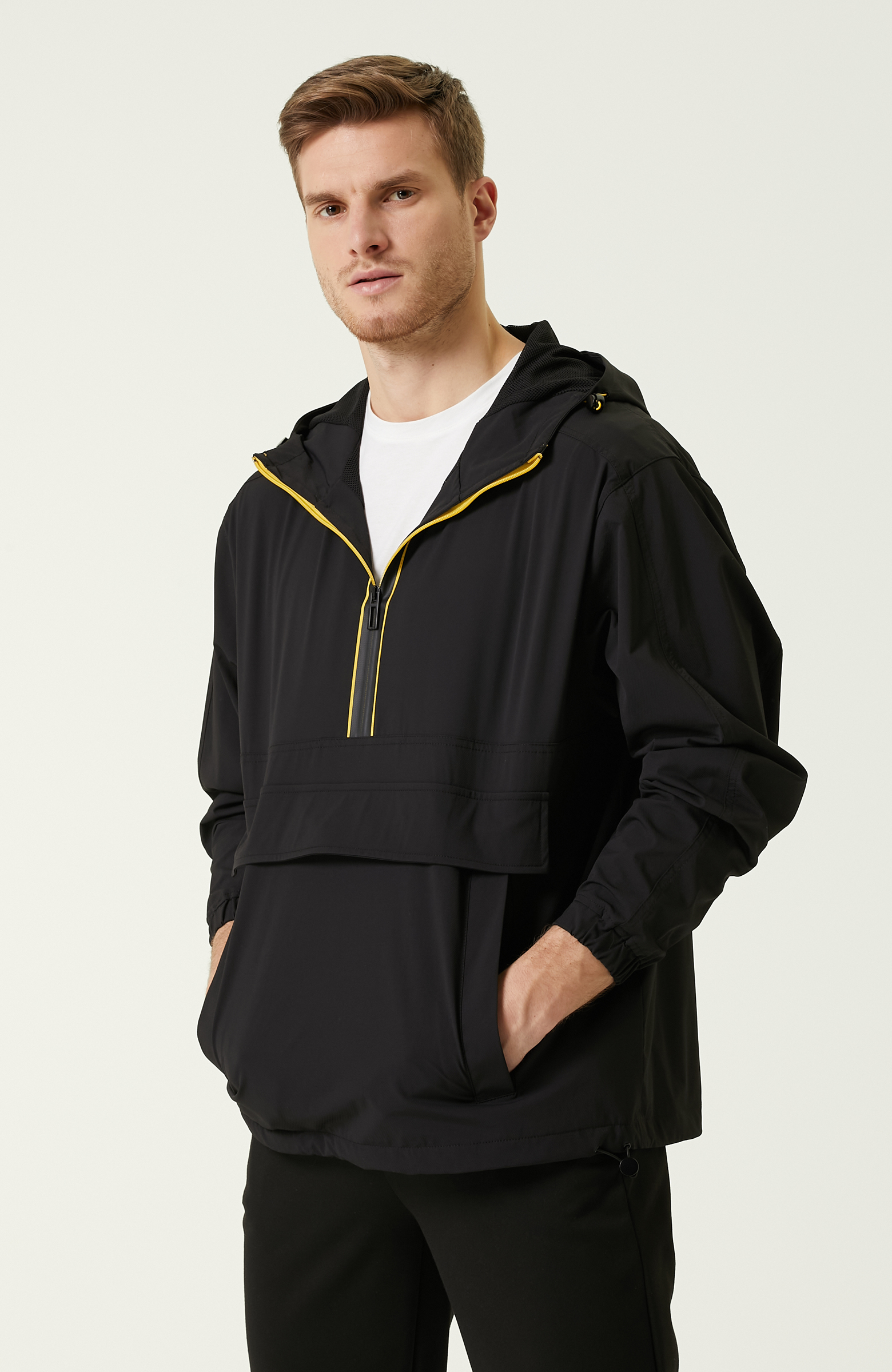 Comfort Fit Siyah Kapüşonlu Sweatshirt Comfort Fit Siyah Kapüşonlu Sweatshirt