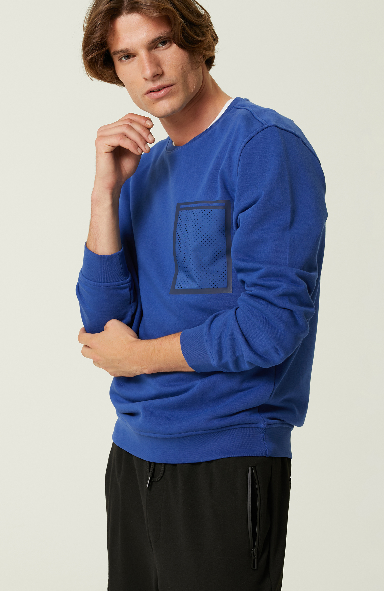 Comfort Fit Saks Sweatshirt Comfort Fit Saks Sweatshirt