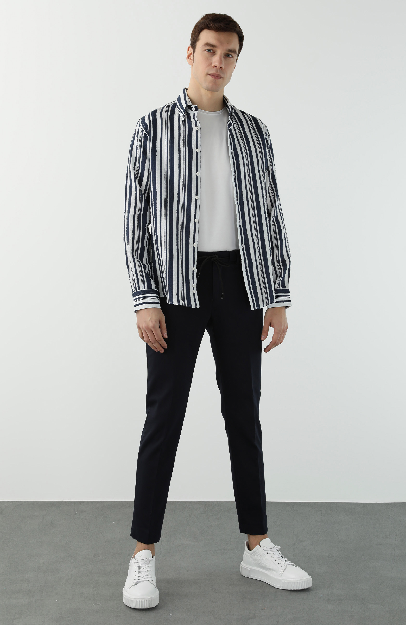 Comfort Fit Lacivert Beyaz Çizgili Keten Gömlek