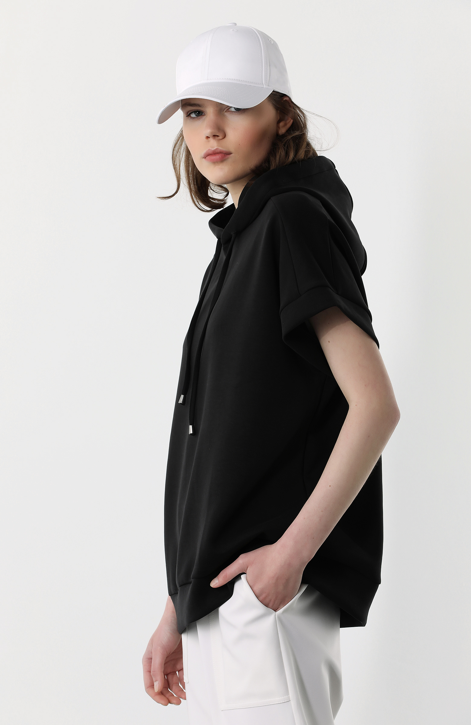 Siyah Kapüşonlu Sweatshirt