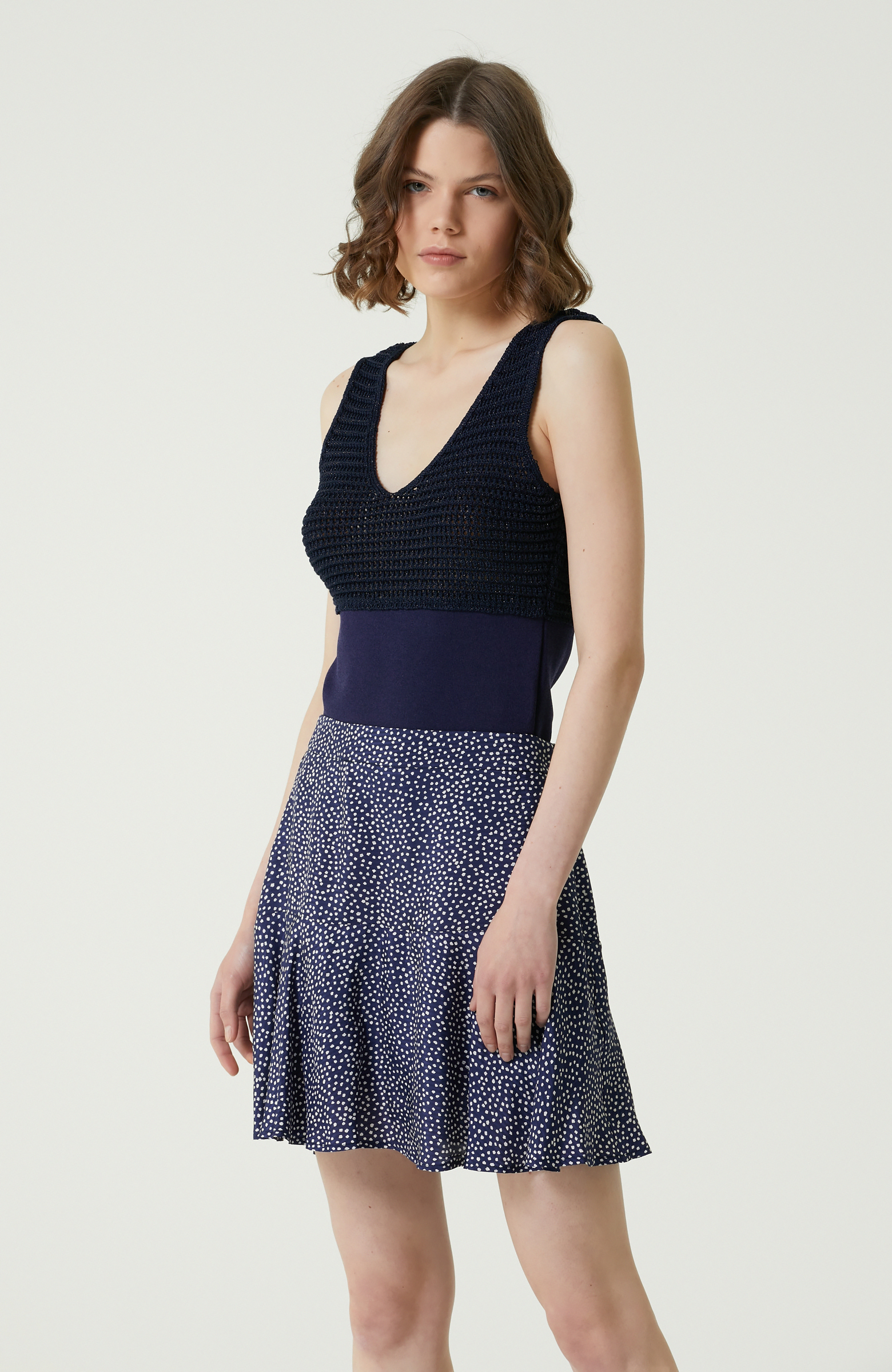Slim Fit Lacivert Dokulu Garnili Askılı Triko Slim Fit Lacivert Dokulu Garnili Askılı Triko