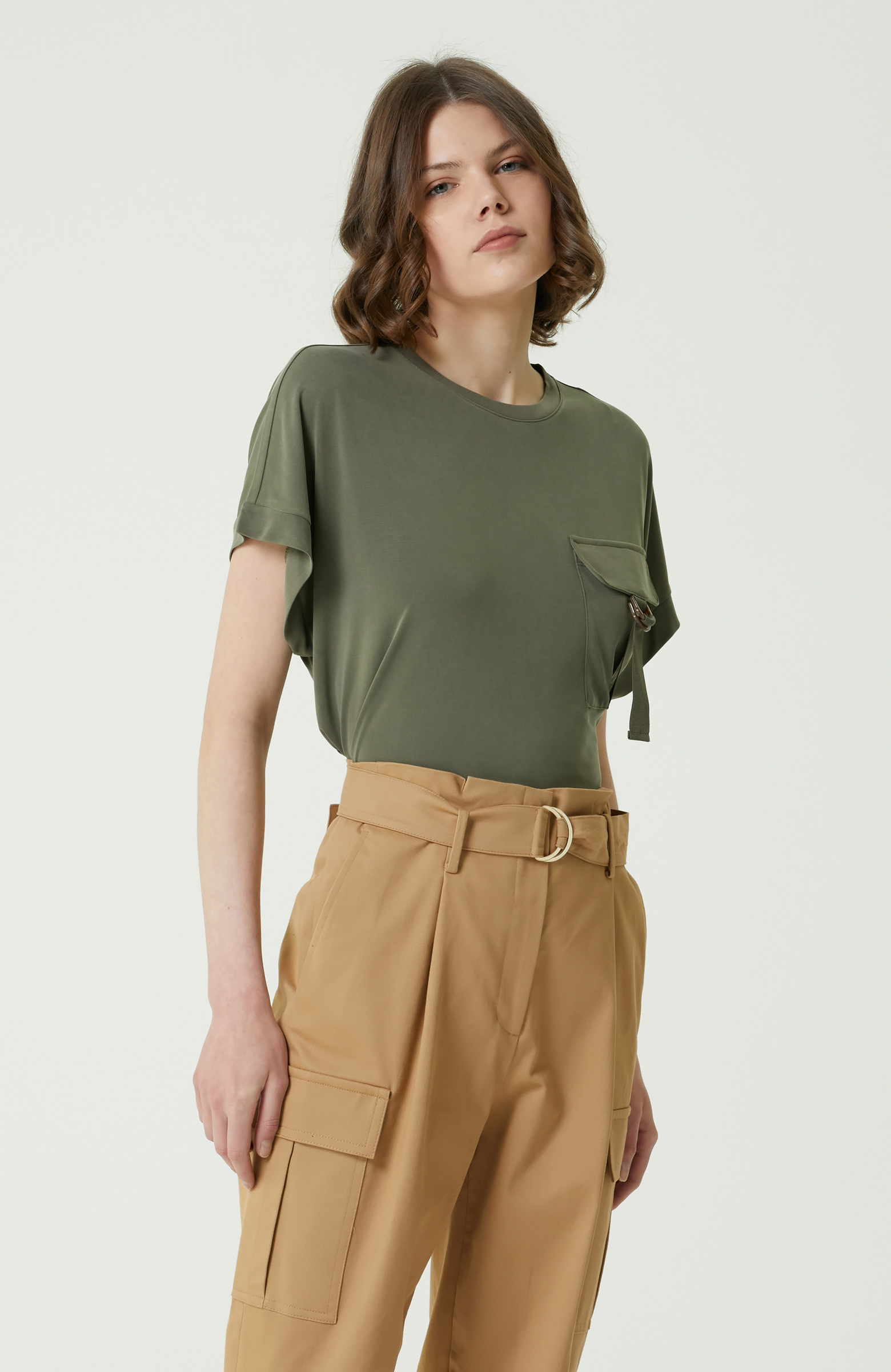 Haki Cep Detaylı T-shirt