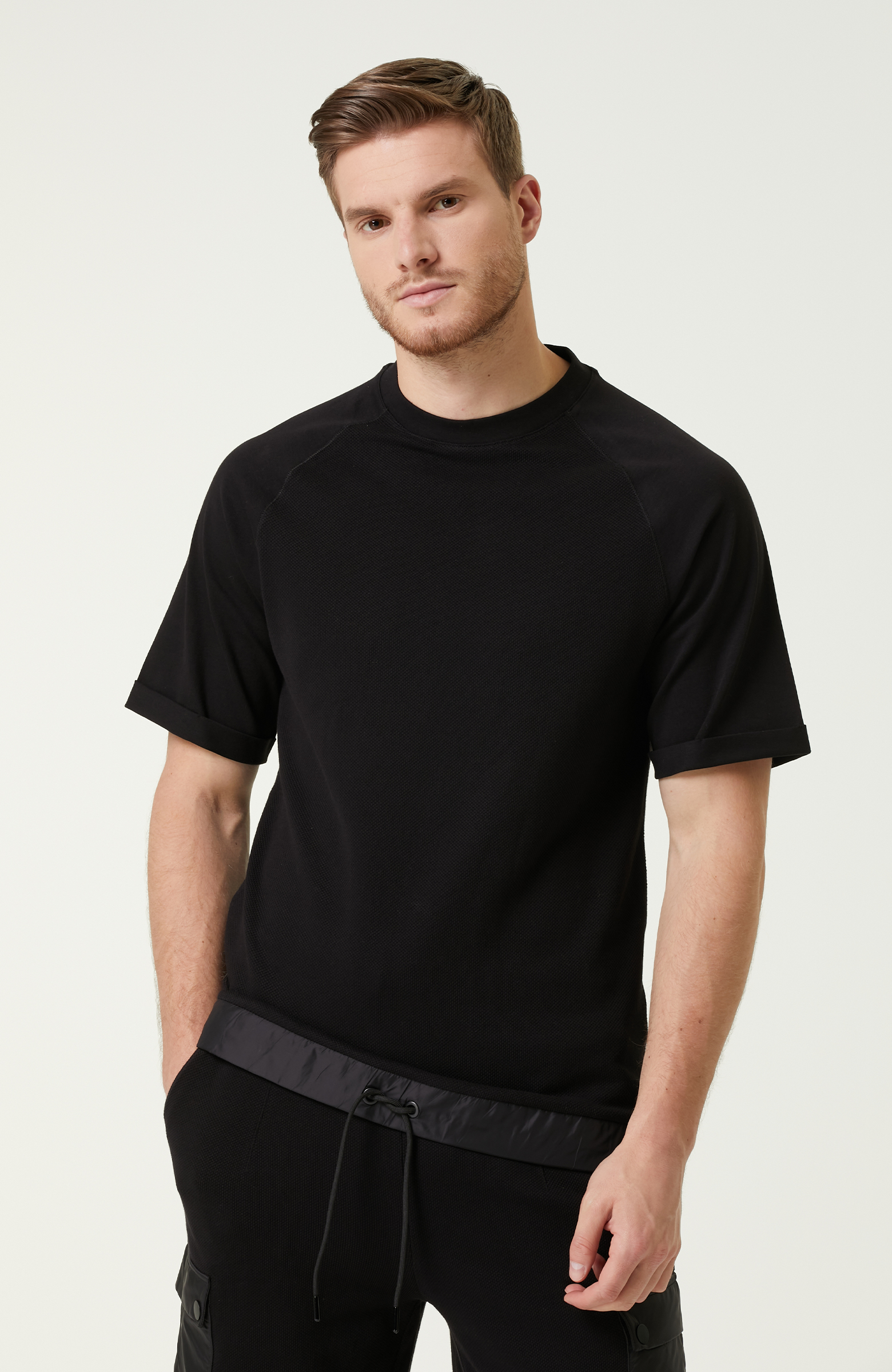Comfort Fit Siyah Büzgü Detaylı T-shirt Comfort Fit Siyah Büzgü Detaylı T-shirt