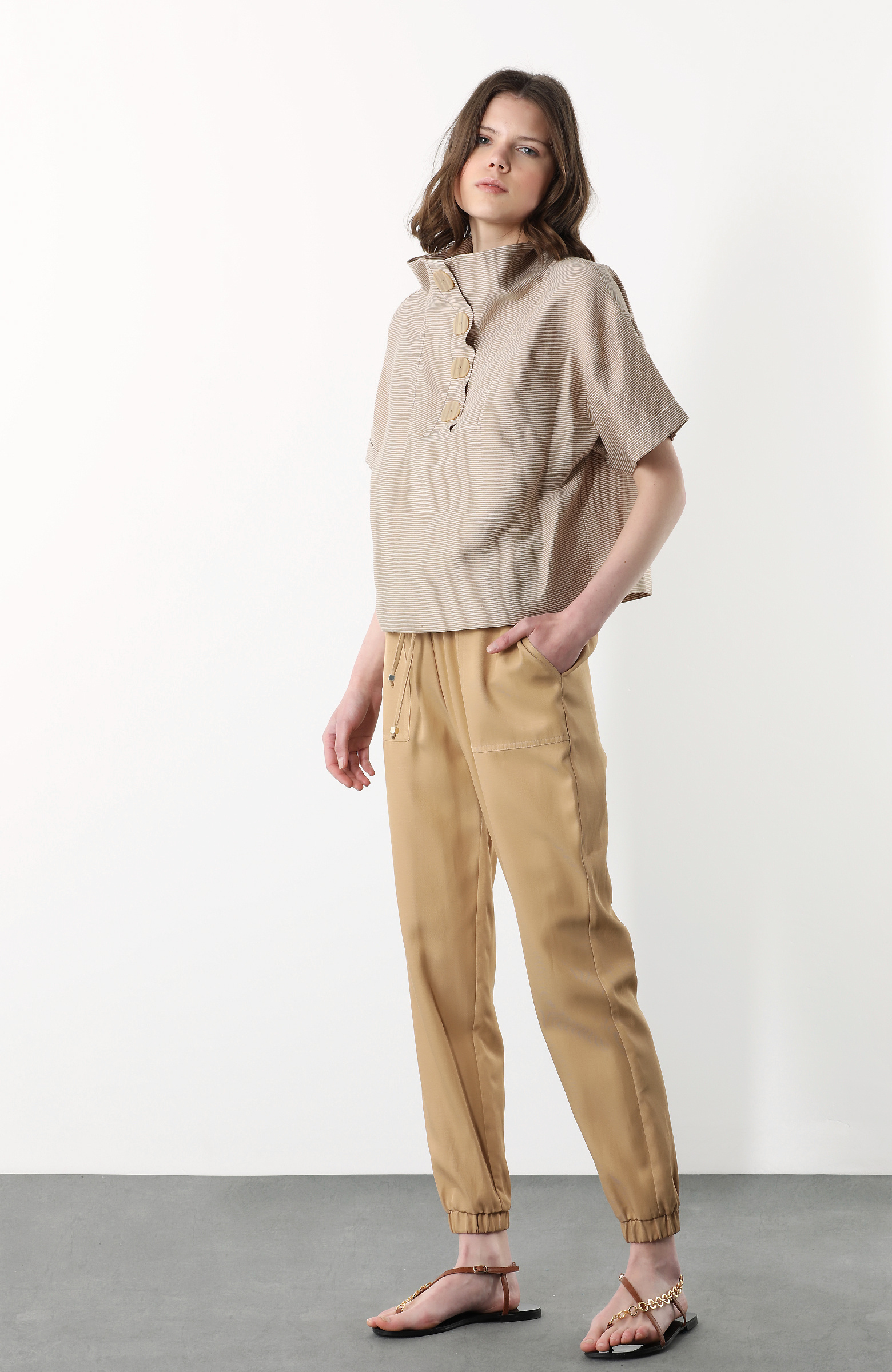 Bej Degaje Yaka Çizgili Keten Bluz Bej Degaje Yaka Çizgili Keten Bluz