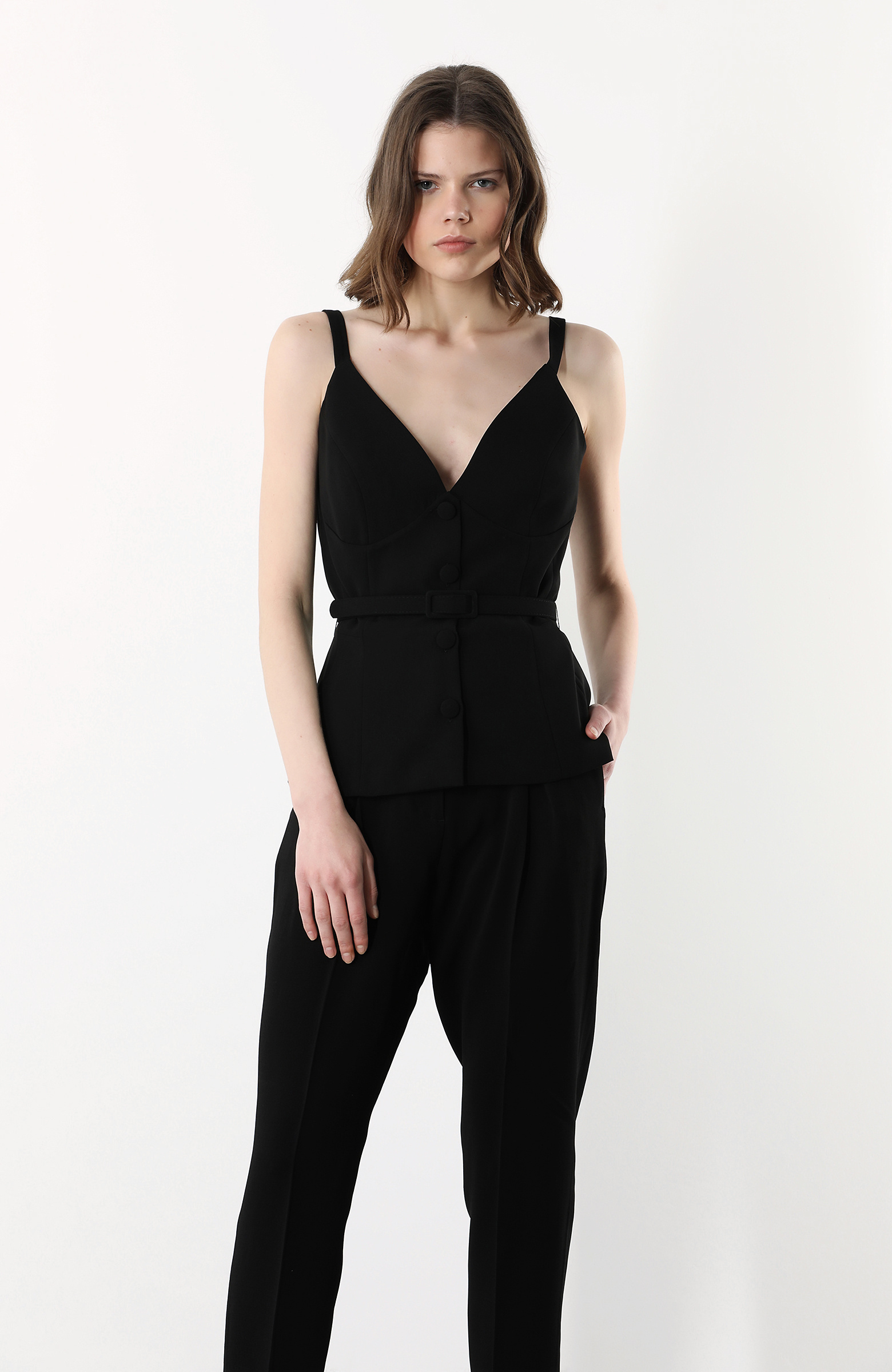 Siyah V Yaka Askılı Bluz Siyah V Yaka Askılı Bluz