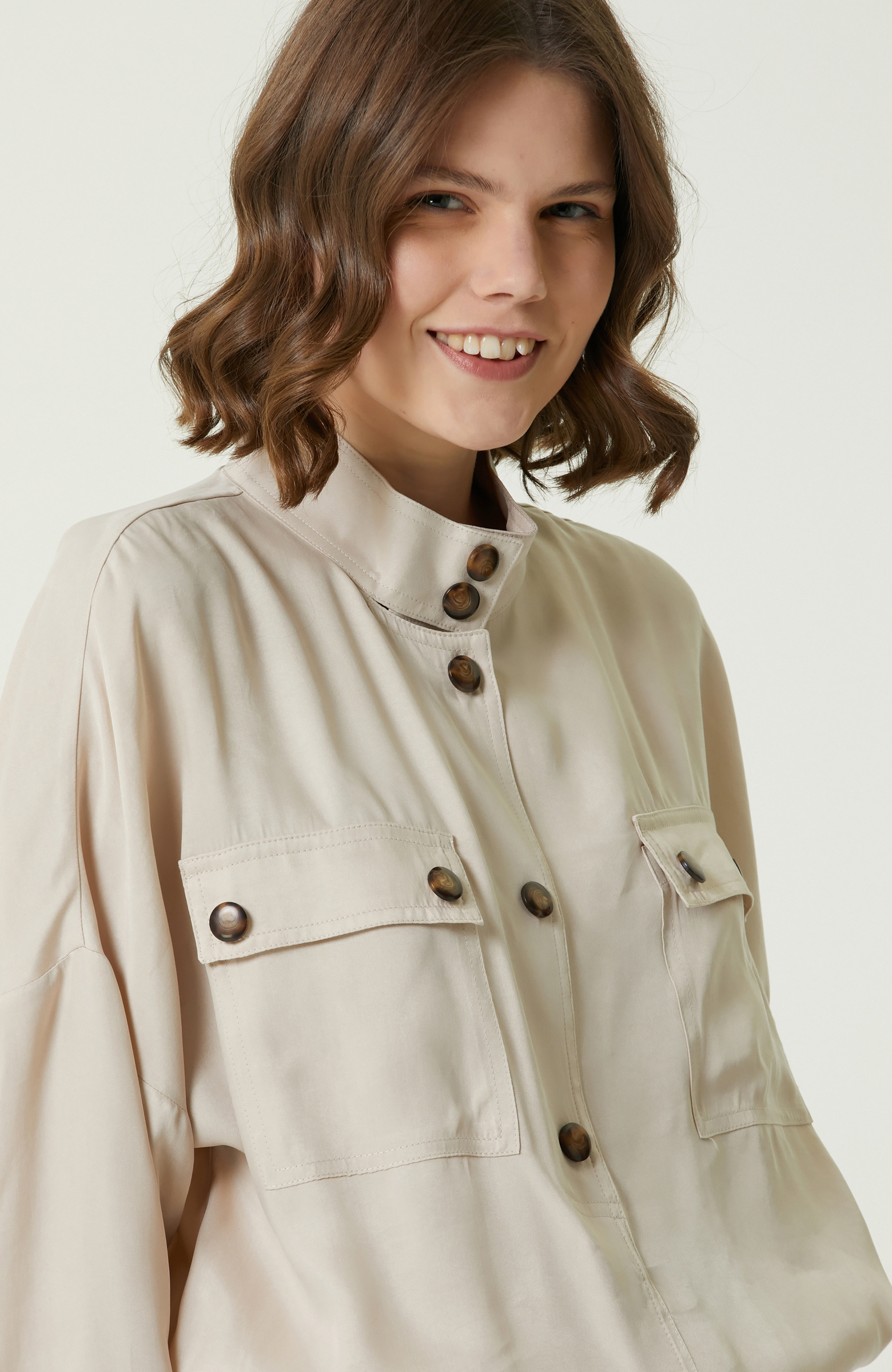 Regular Fit Bej Dik Yaka Gömlek