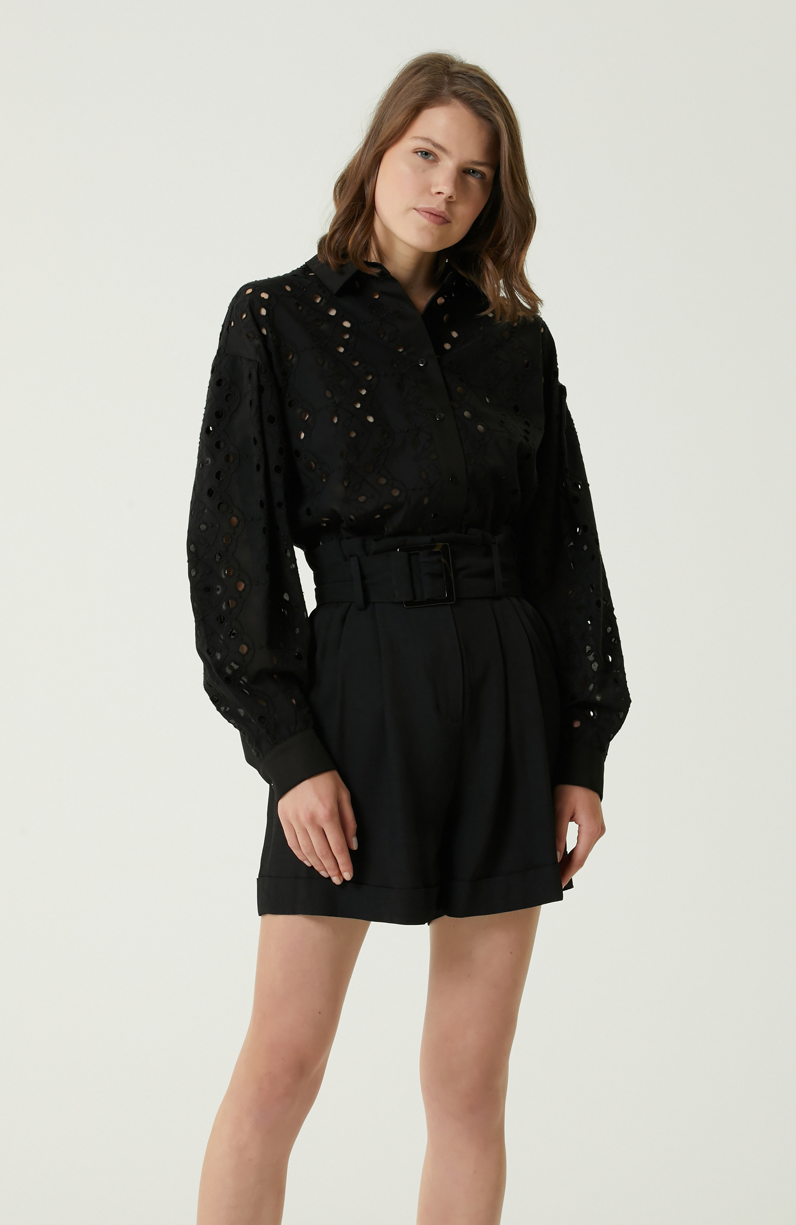 Regular Fit Siyah Güpürlü Gömlek Regular Fit Siyah Güpürlü Gömlek