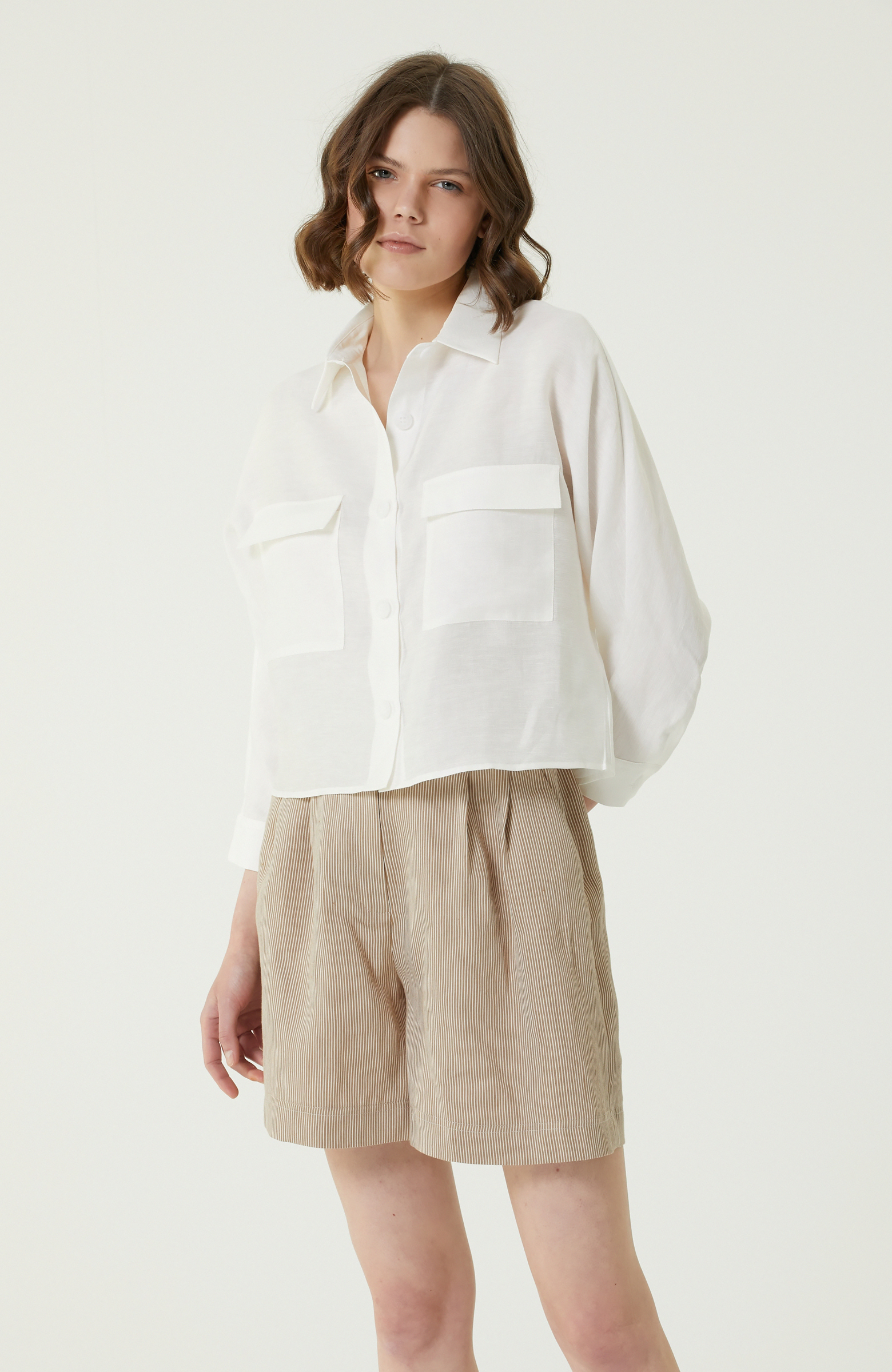 Slim Fit Beyaz İngiliz Yaka Keten Gömlek Slim Fit Beyaz İngiliz Yaka Keten Gömlek