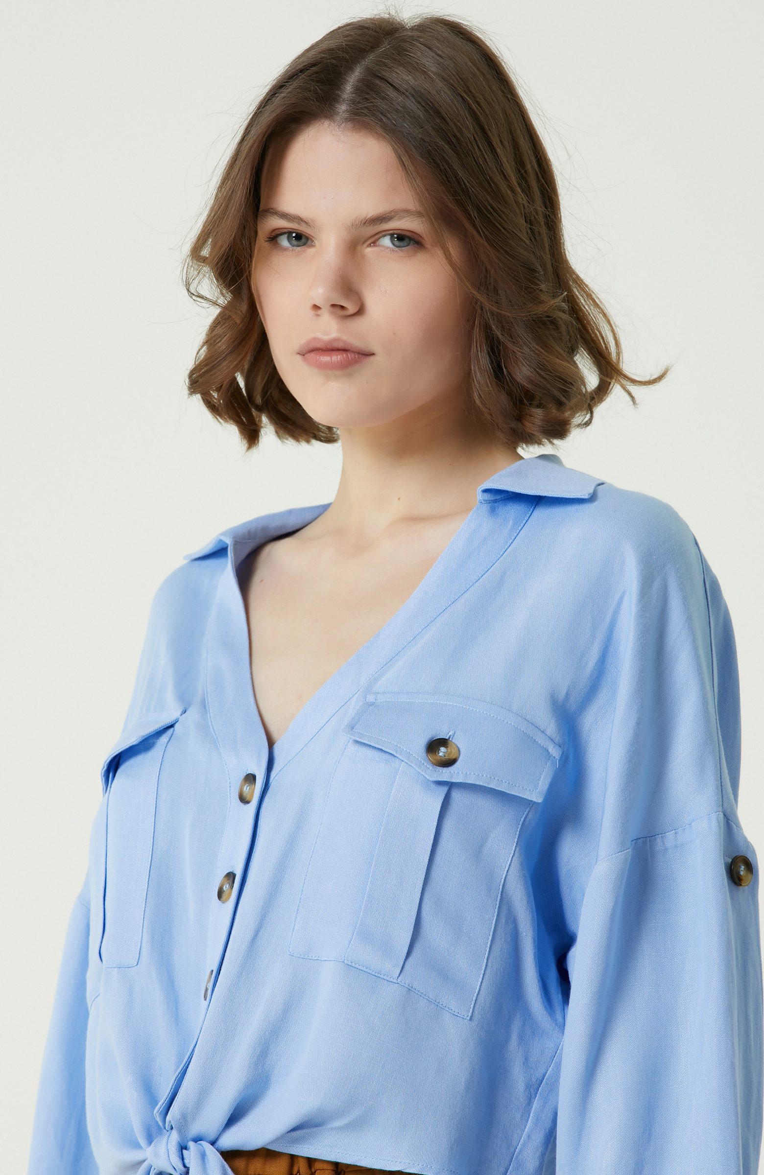 Slim Fit Mavi Yaka Detaylı Gömlek