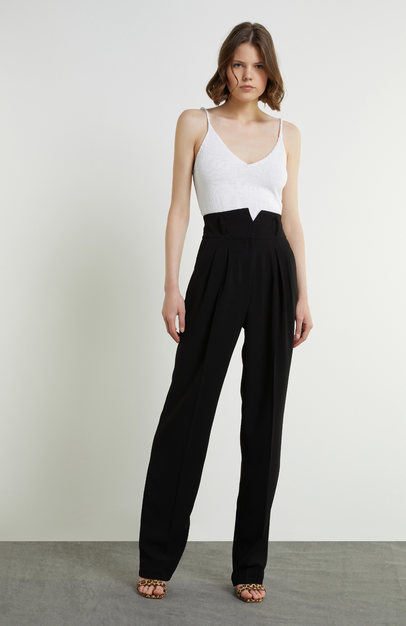 Regular Fit Siyah Yüksek Bel Pantolon