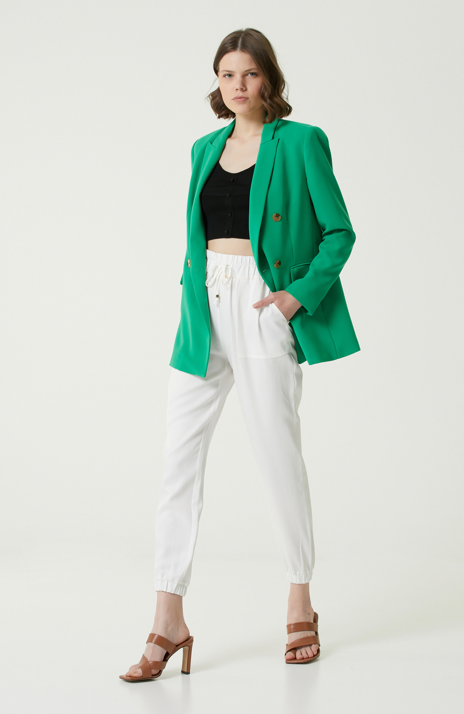 Regular Fit Beyaz Paça Detaylı Pantolon Regular Fit Beyaz Paça Detaylı Pantolon