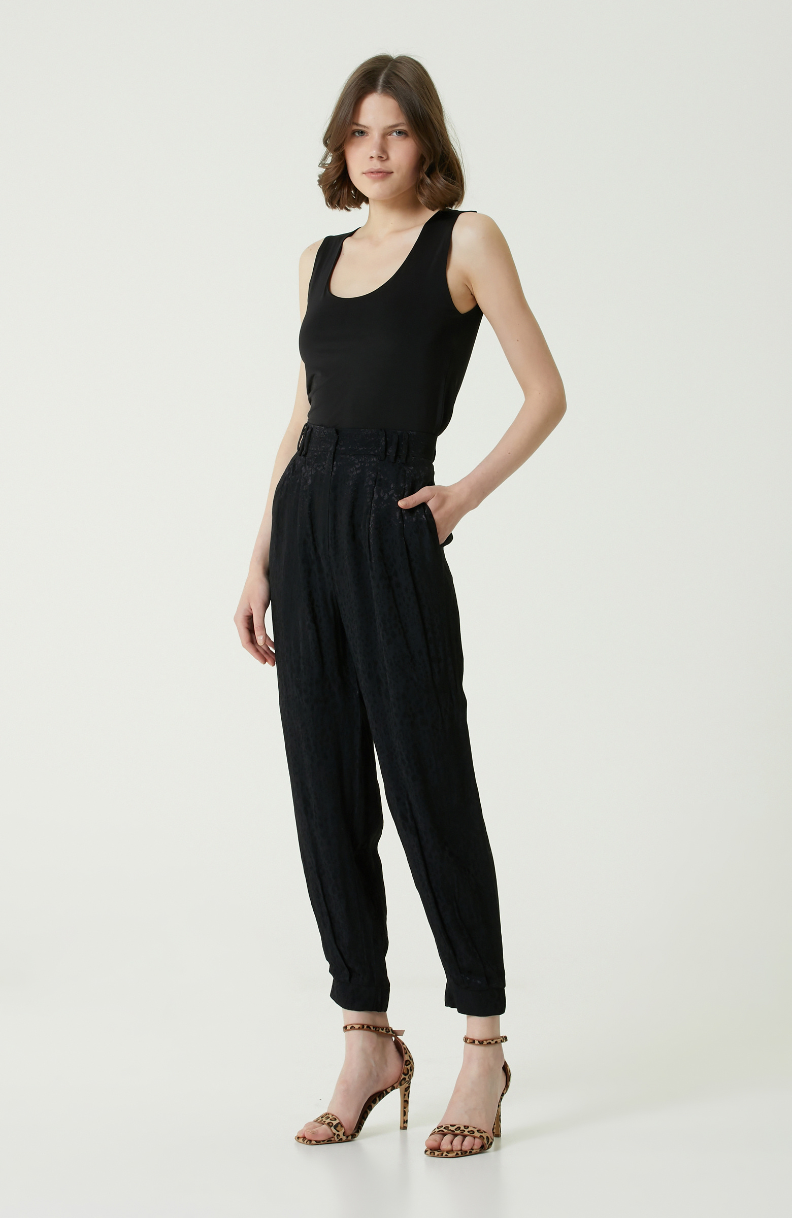 Regular Fit Siyah Pantolon