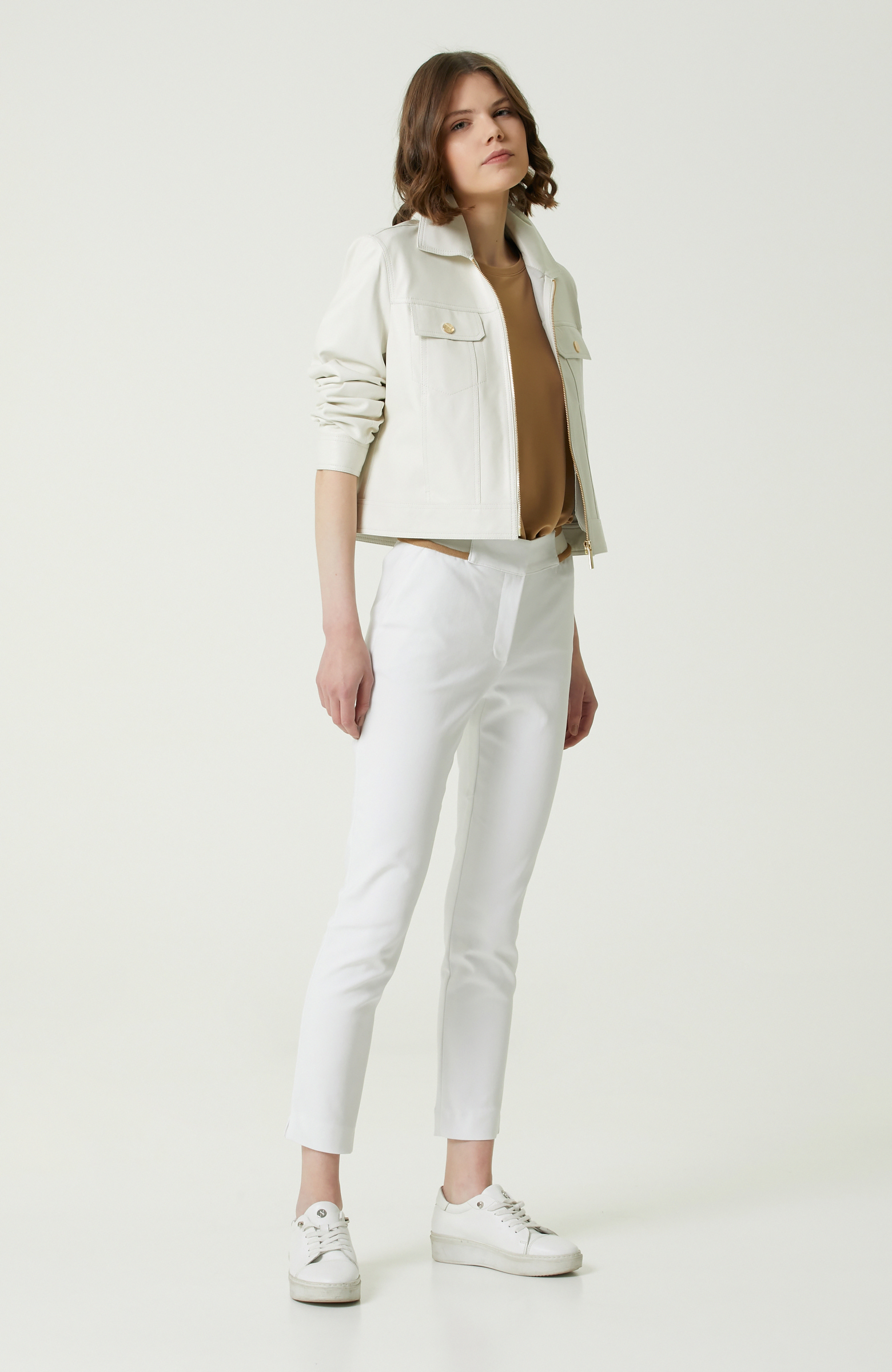 Slim Fit Beyaz Beli Şeritli Pantolon Slim Fit Beyaz Beli Şeritli Pantolon