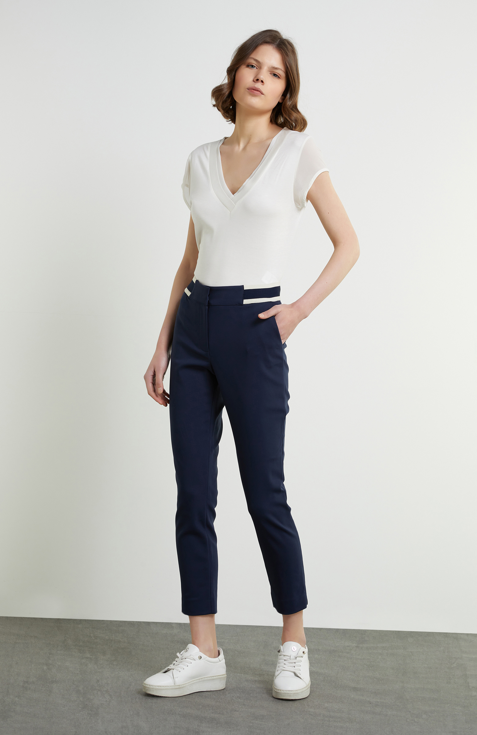 Slim Fit Lacivert Bant Detaylı Pantolon Slim Fit Lacivert Bant Detaylı Pantolon